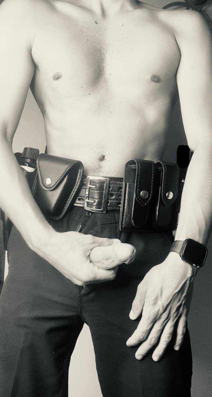 Skinny cop | Scrolller