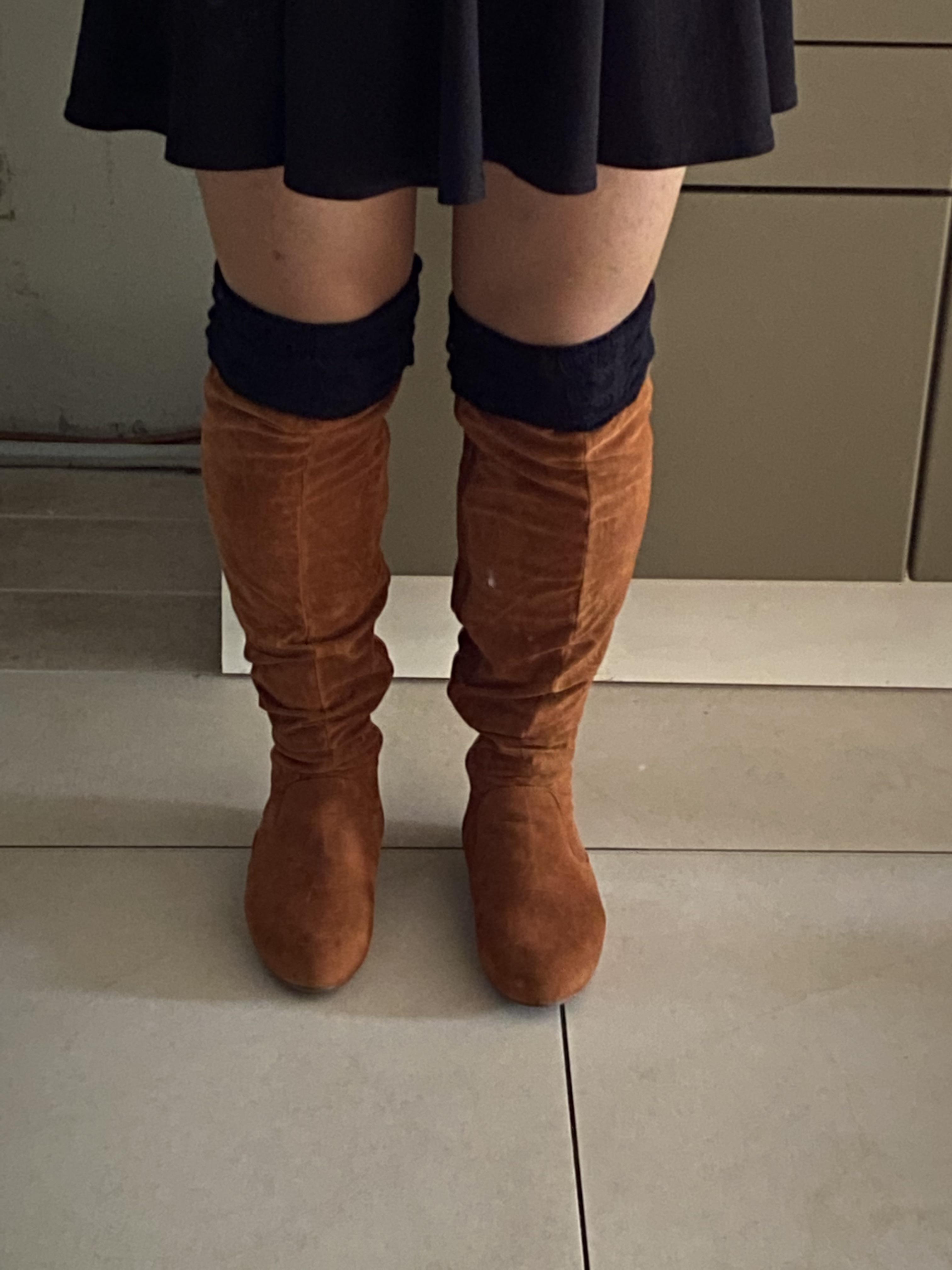 Skirt and boots! | Scrolller