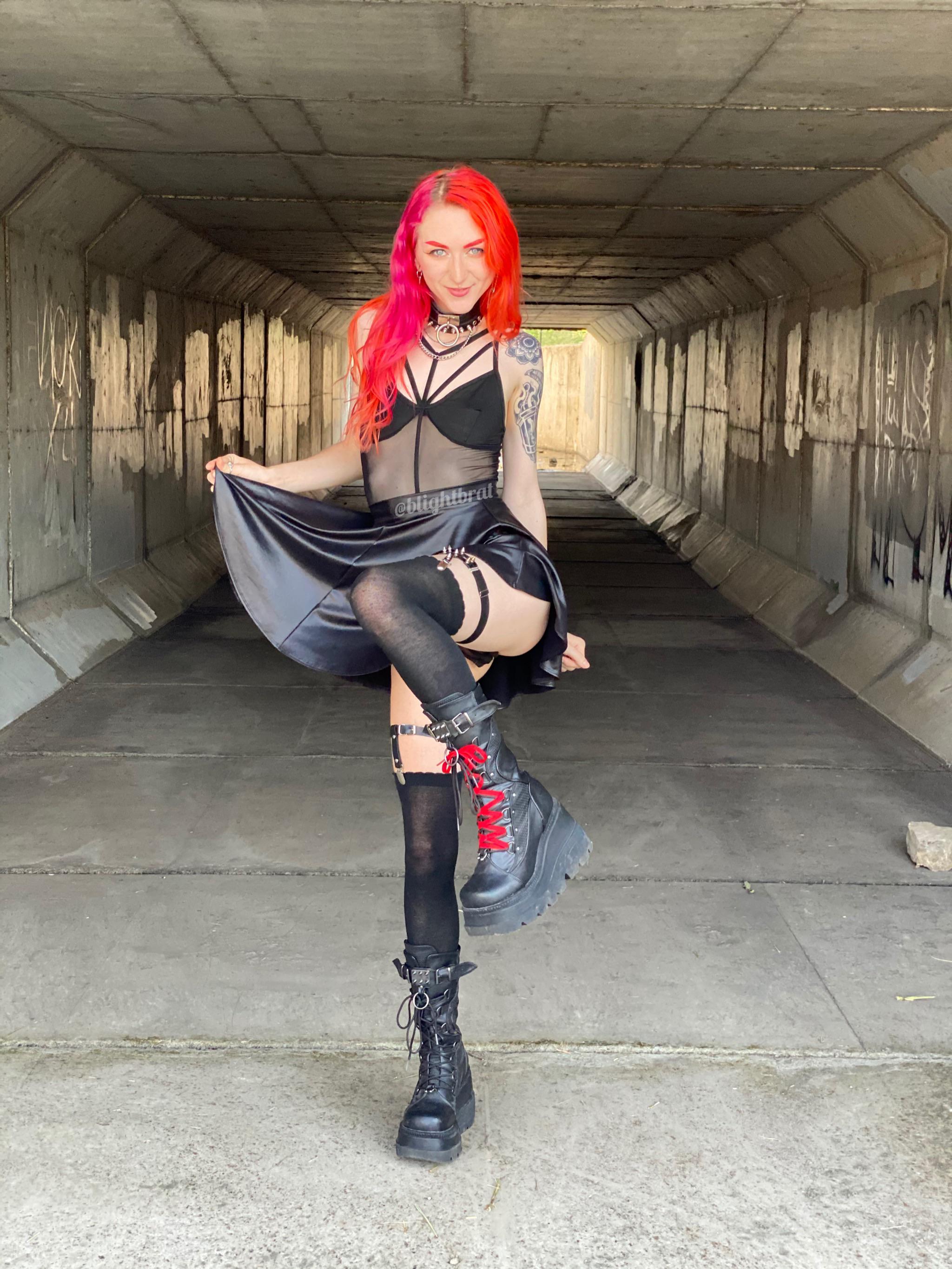 slutty lil thing, showing off her panties 💦 | Scrolller