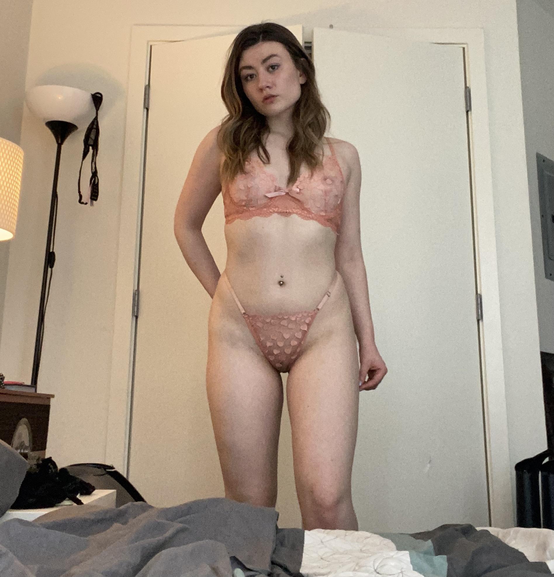 5’3/120lbs, is that small enough for you?💖 | Scrolller