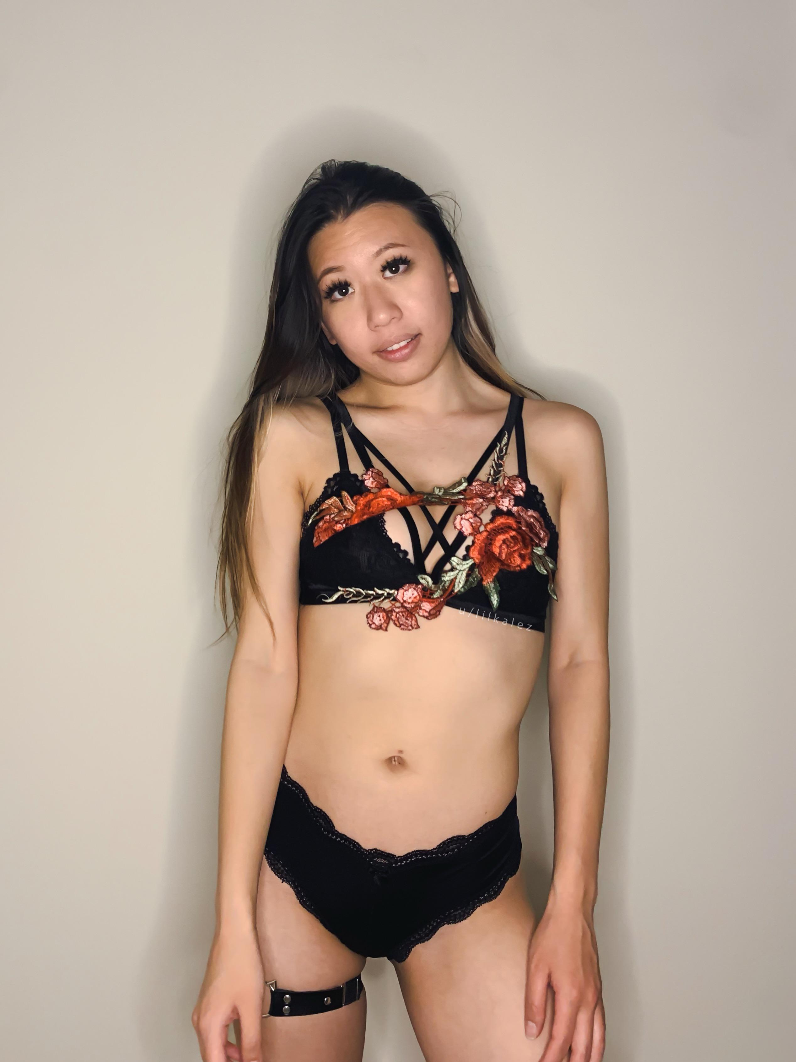 small lil body ready for ur bwc 😋 | Scrolller