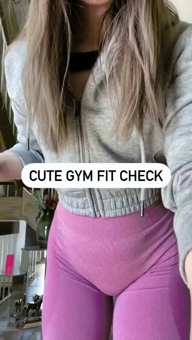 Face BEAT but Booty Phat & Neat! | Scrolller