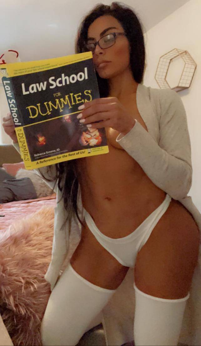 Fit and smart 💋 | Scrolller