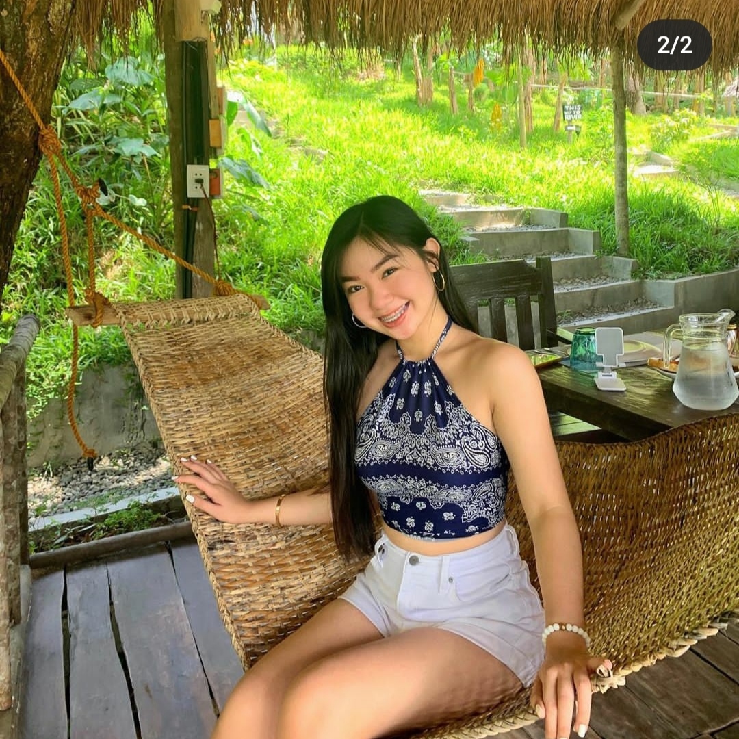 Smash or Pass? | Scrolller