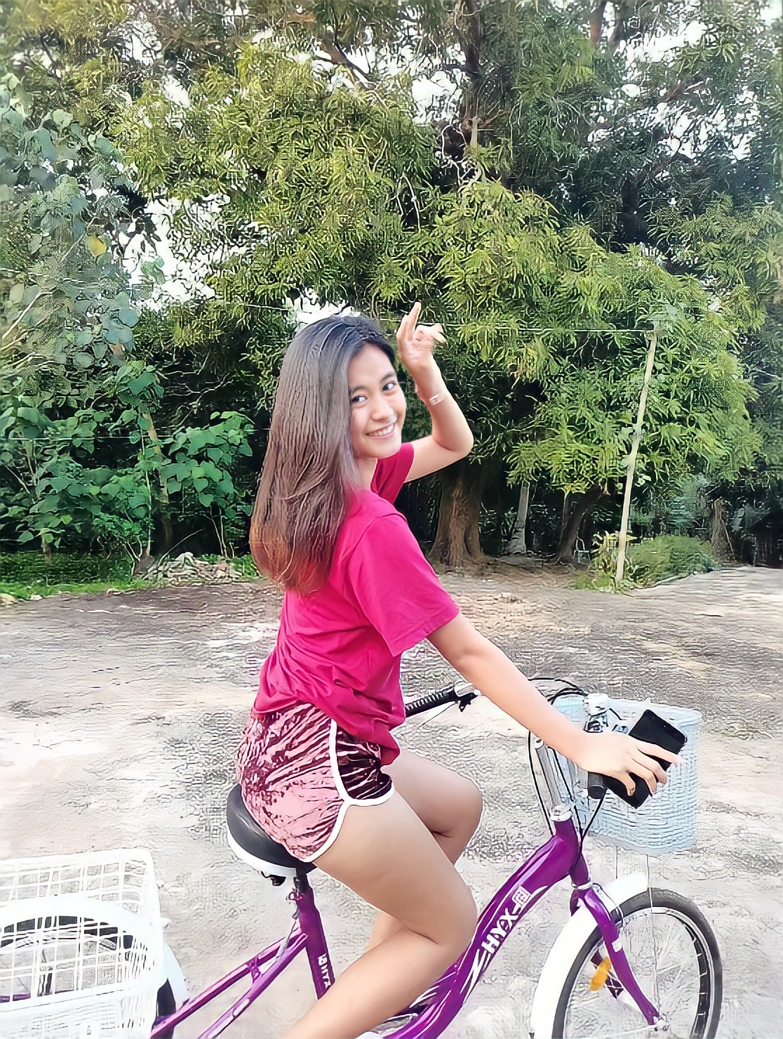 Smash or Pass? | Scrolller