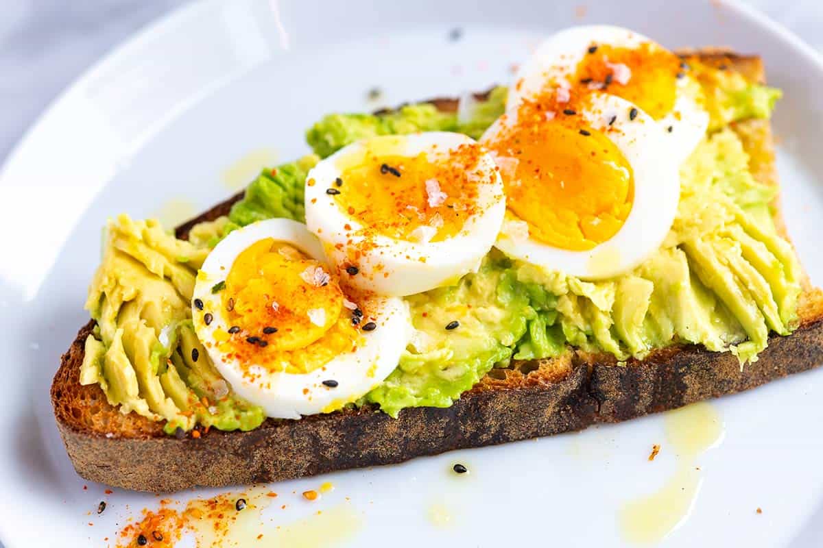 Smashed Avocado Toast with Egg | Scrolller