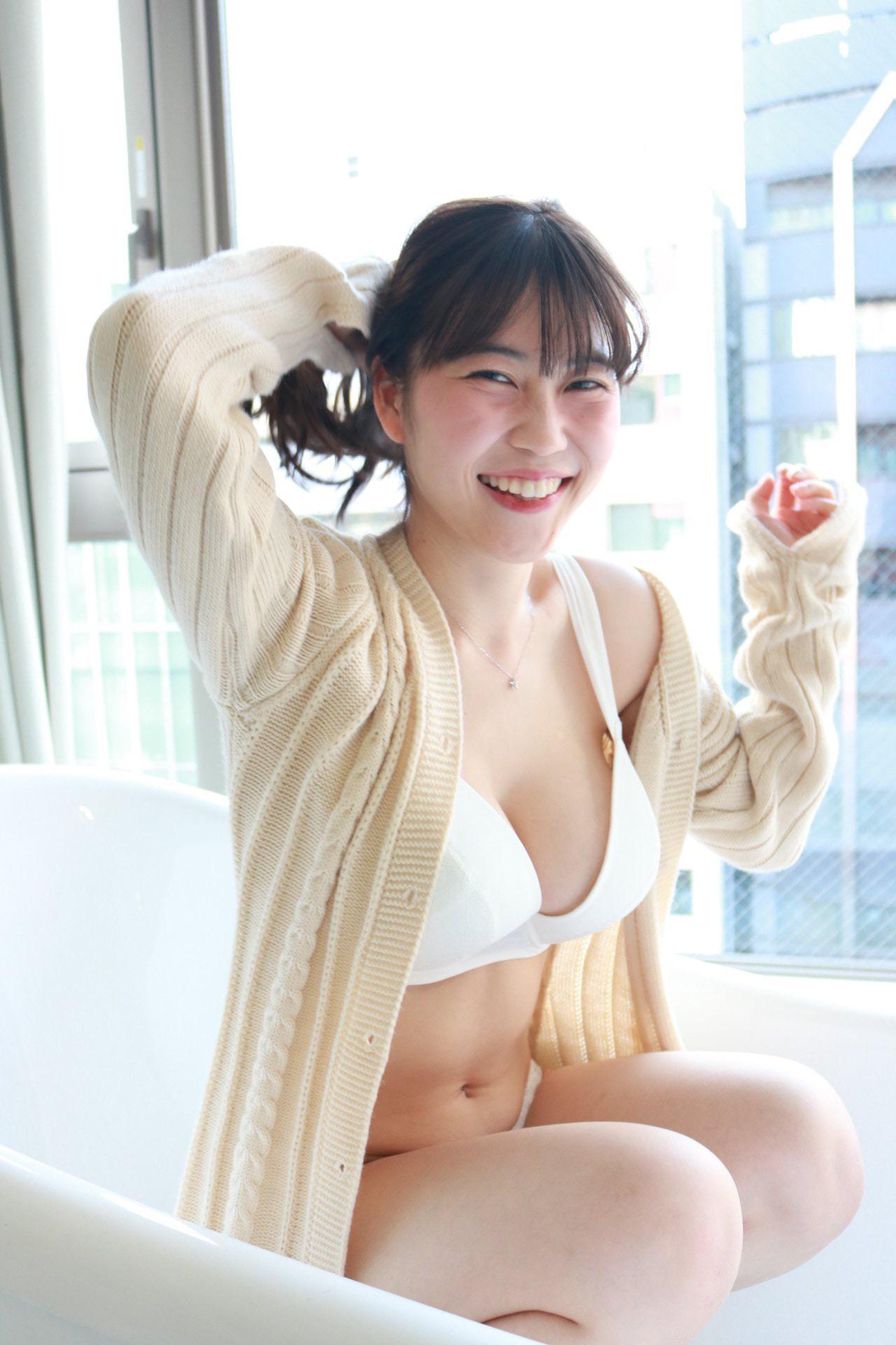 Smiles💕 | Scrolller