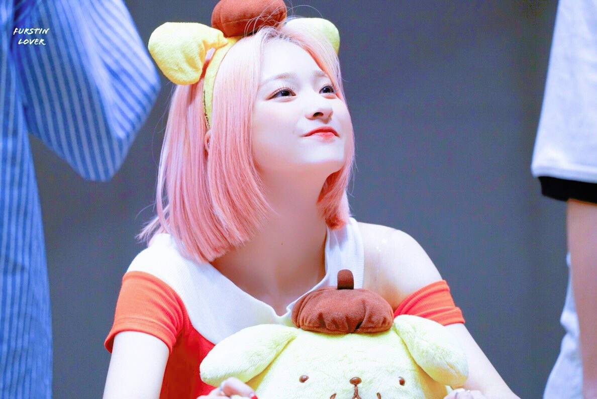 Smiley Nagyung | Scrolller