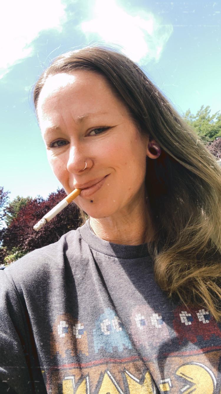 Smoke break | Scrolller