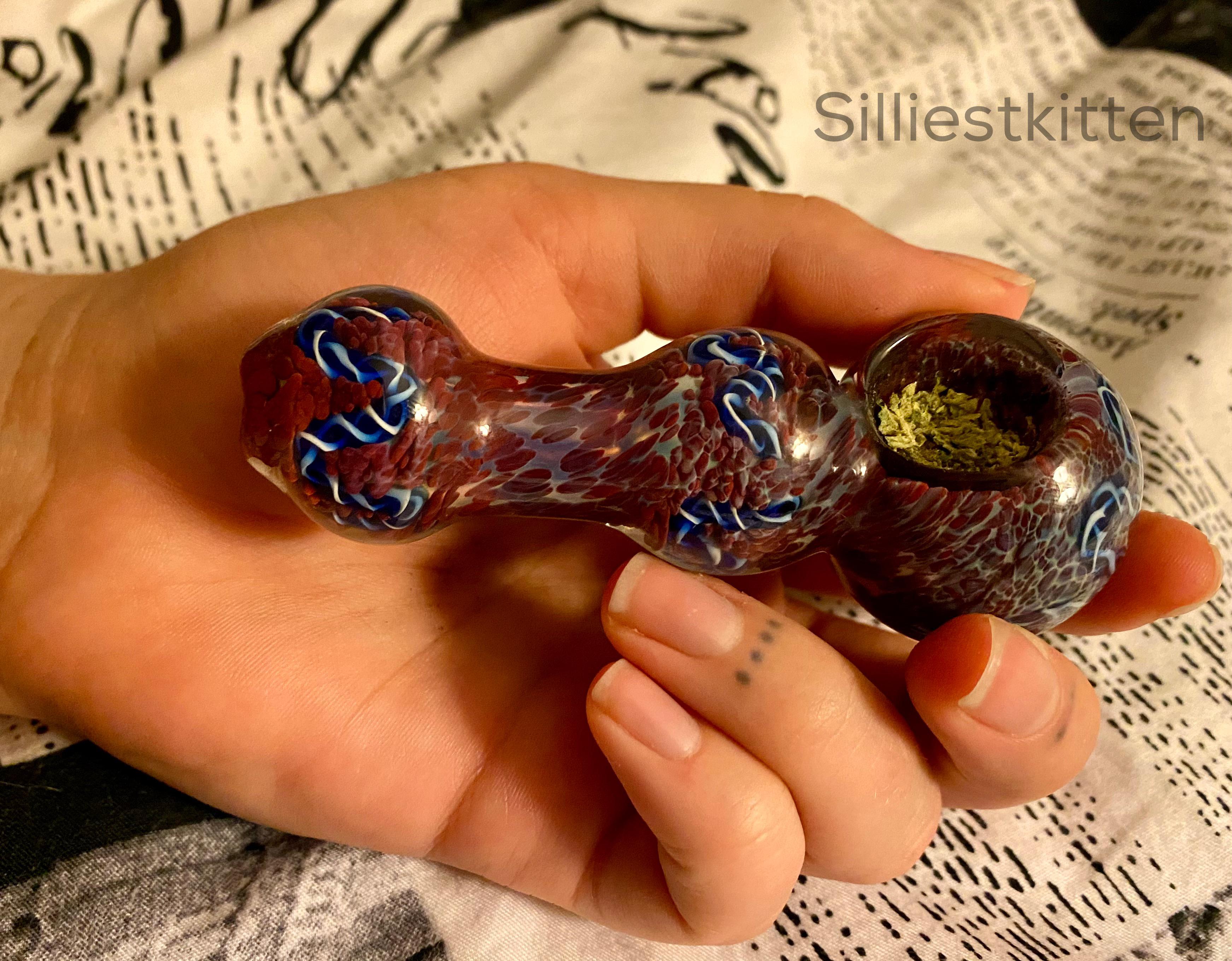 Smoke break! Finally cleaned the new piece! | Scrolller