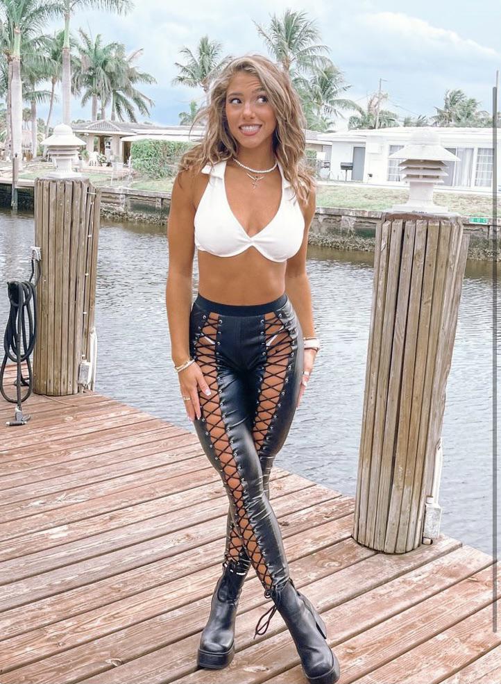 Smoke show 😰 | Scrolller