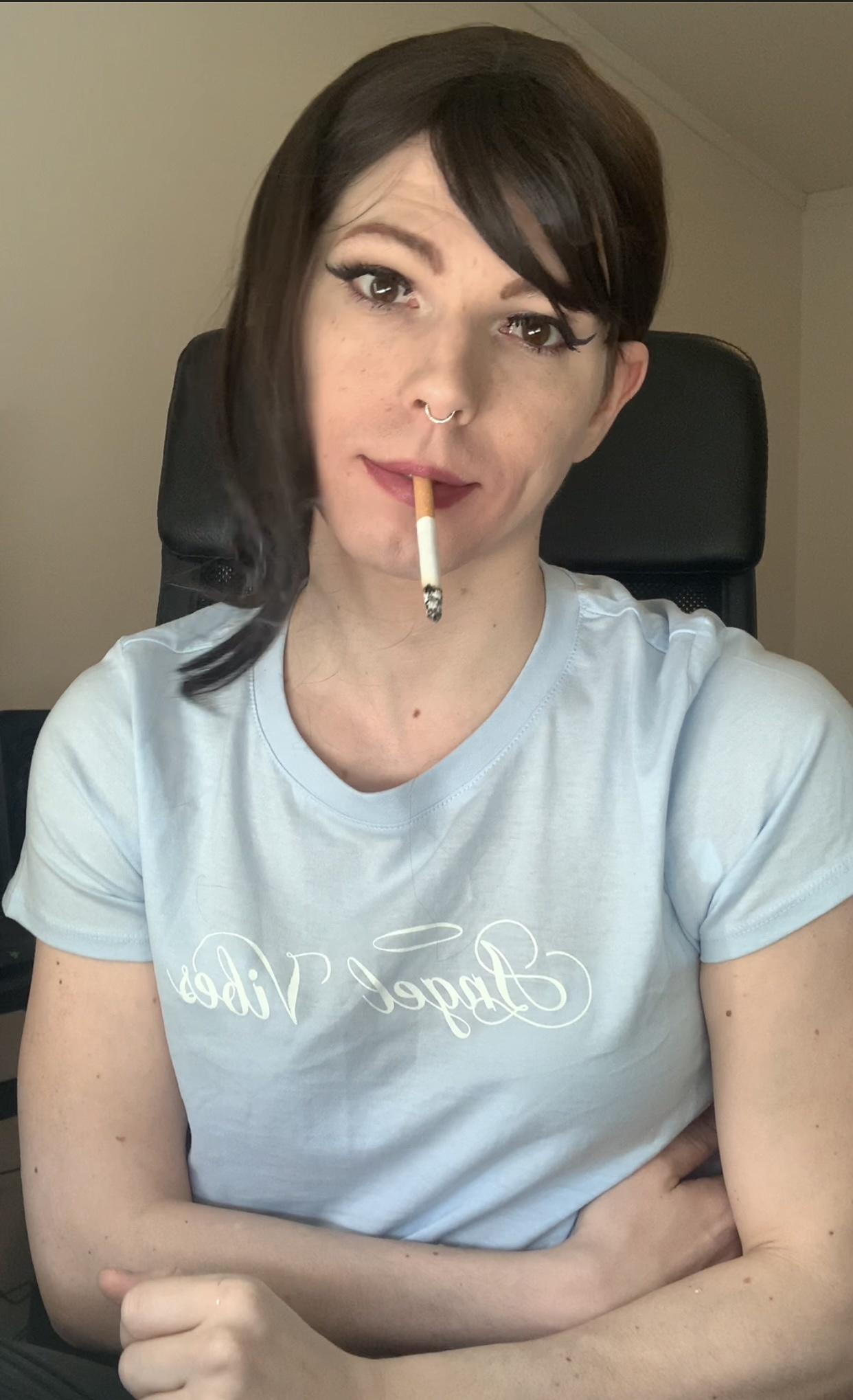 Smoking makes me feel really cute 😌 | Scrolller