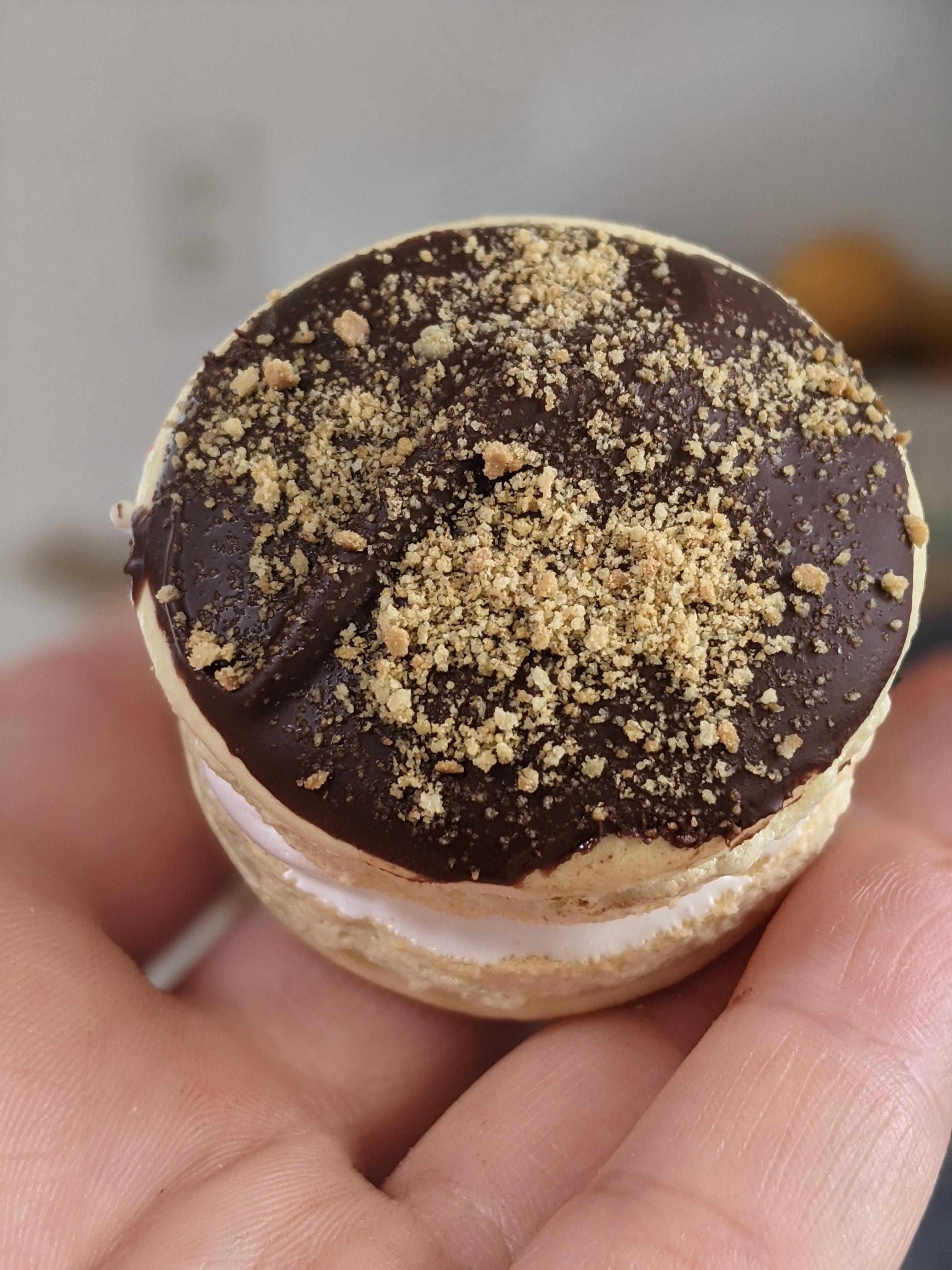 S'mores macaron! Vanilla shell, marshmallow inside, chocolate and graham cracker dipped | Scrolller