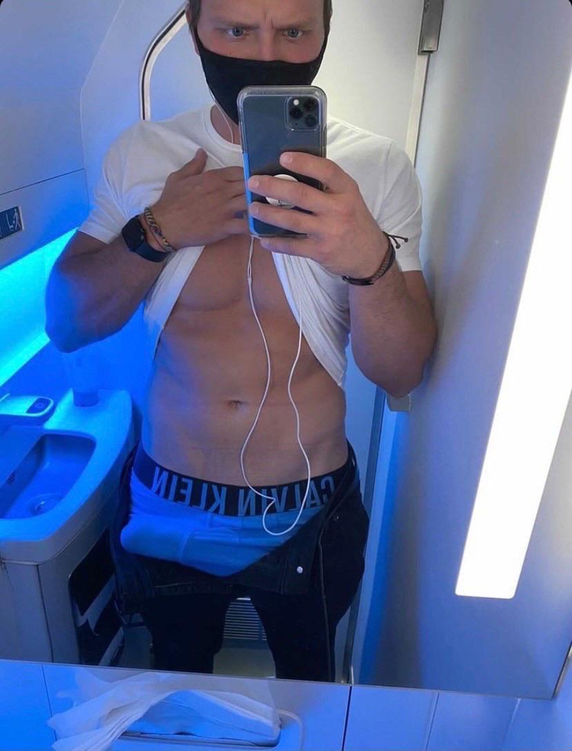 Bulging on the ️ | Scrolller