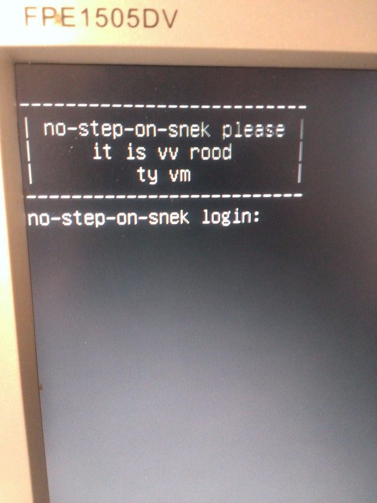 snek irl | Scrolller