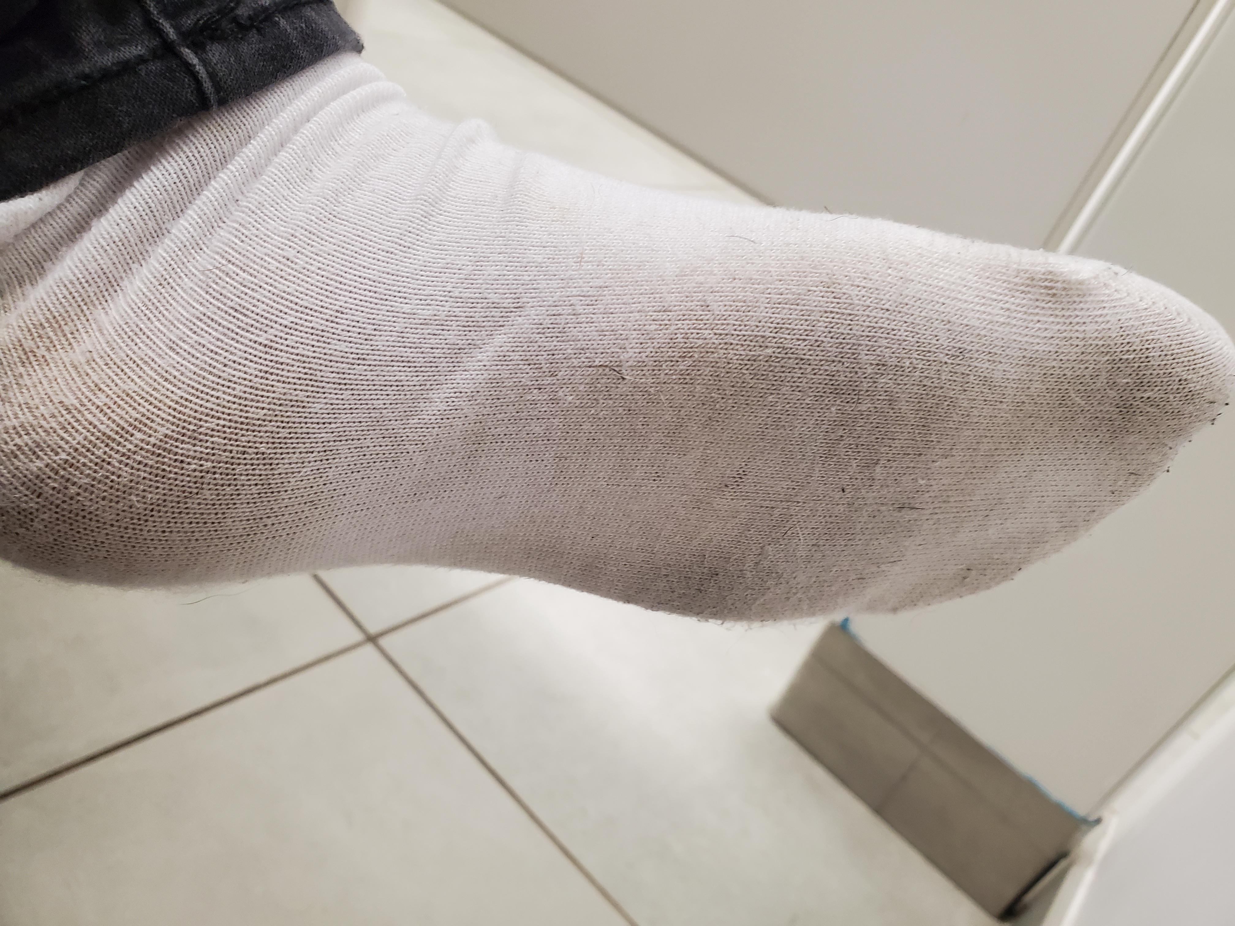 Snuck A Work Pic Of My Smelly Foot Scrolller