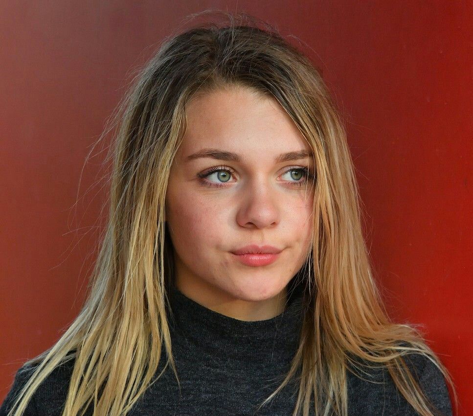 Gabbie Carter | Scrolller