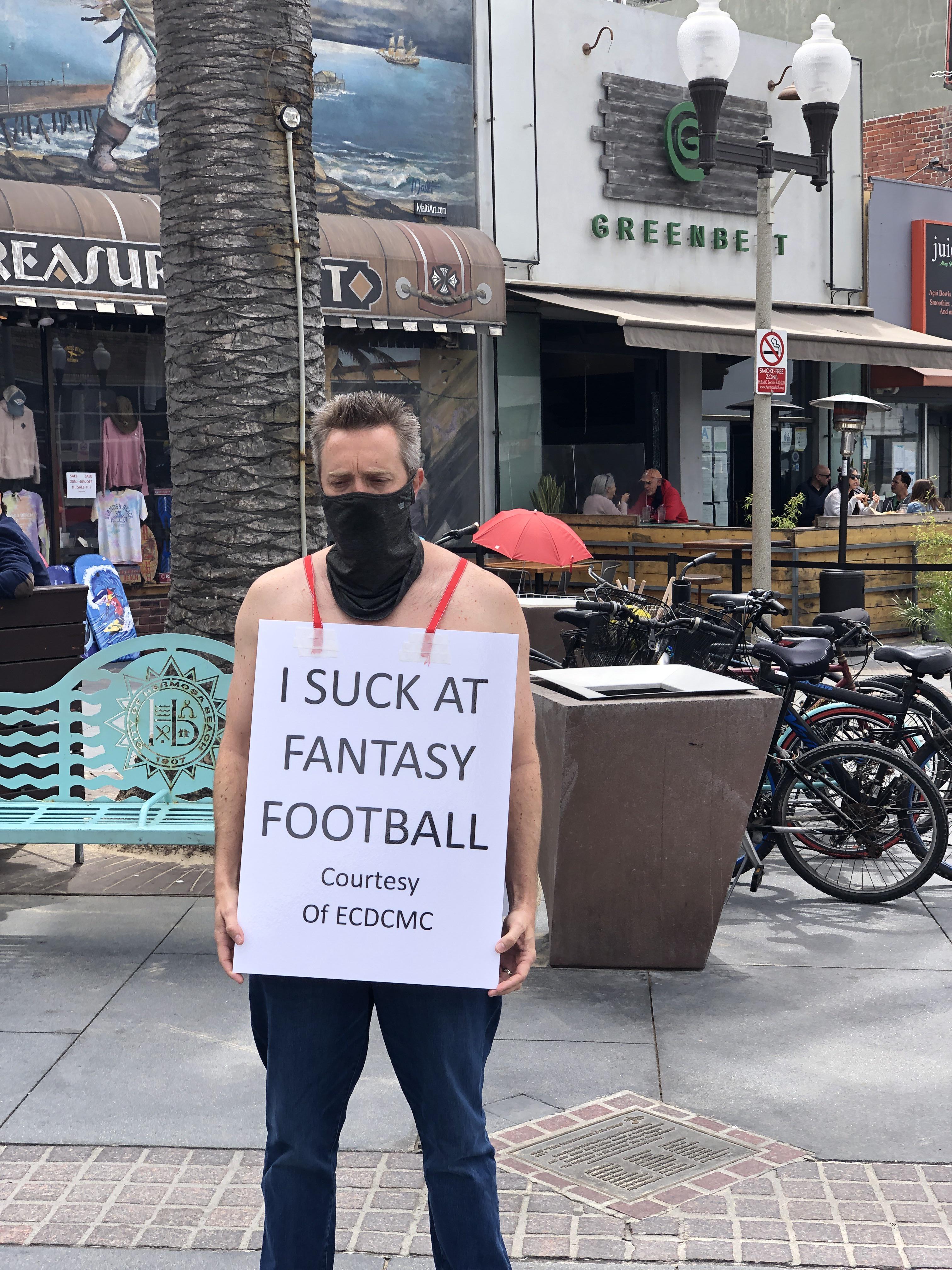 So do I, but at least no one knows | Scrolller