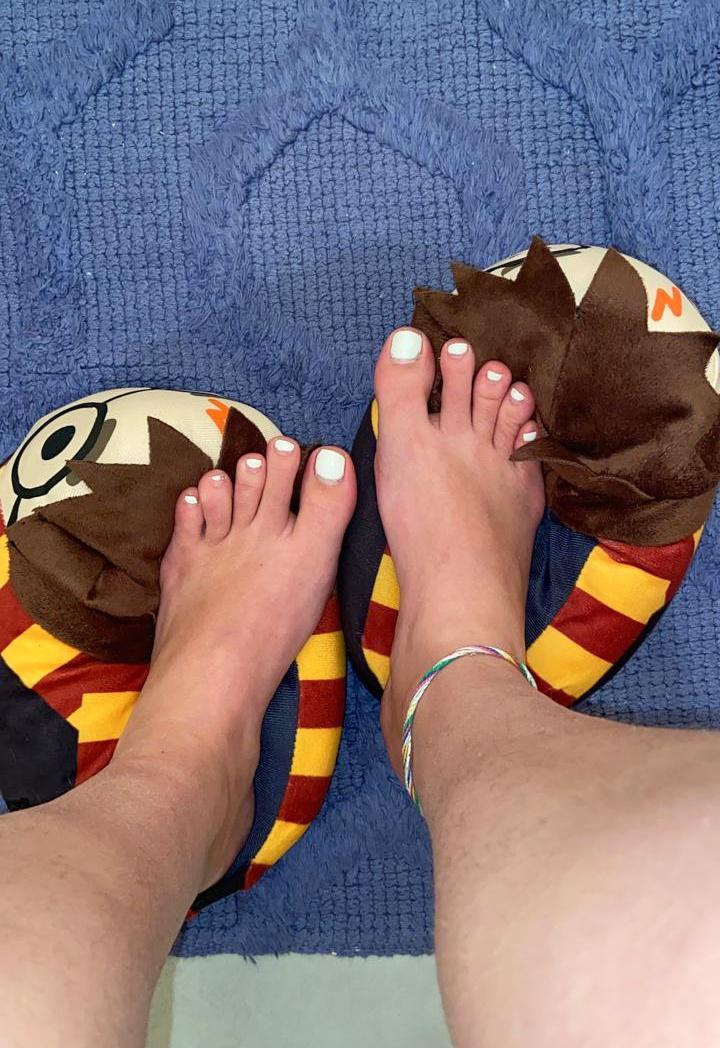 So hot and stinky... | Scrolller