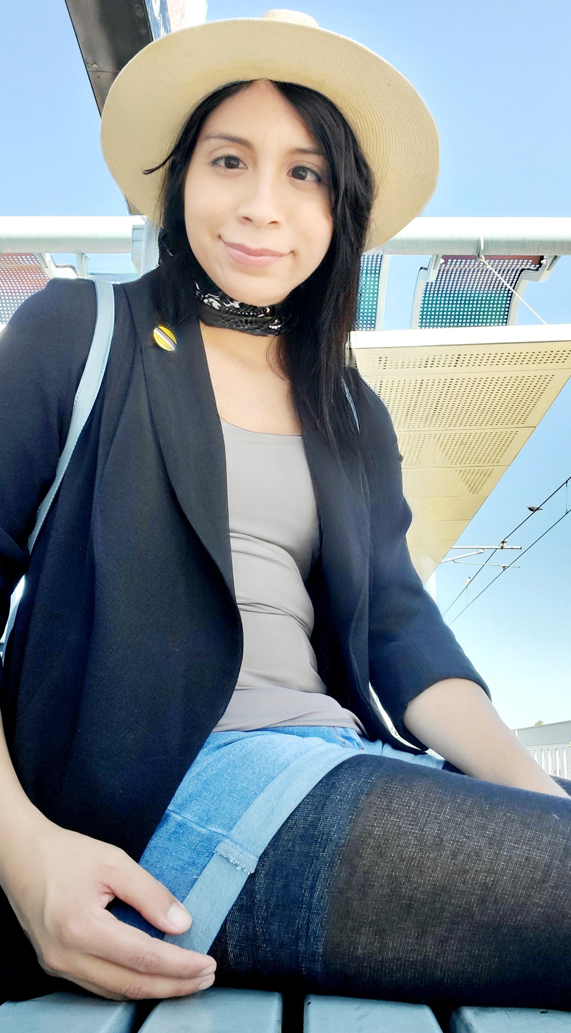 Socal Girl on the metro | Scrolller