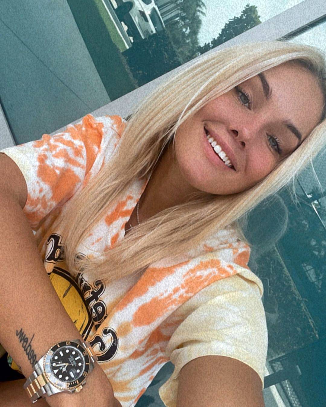 Sofya Zhuk | Scrolller