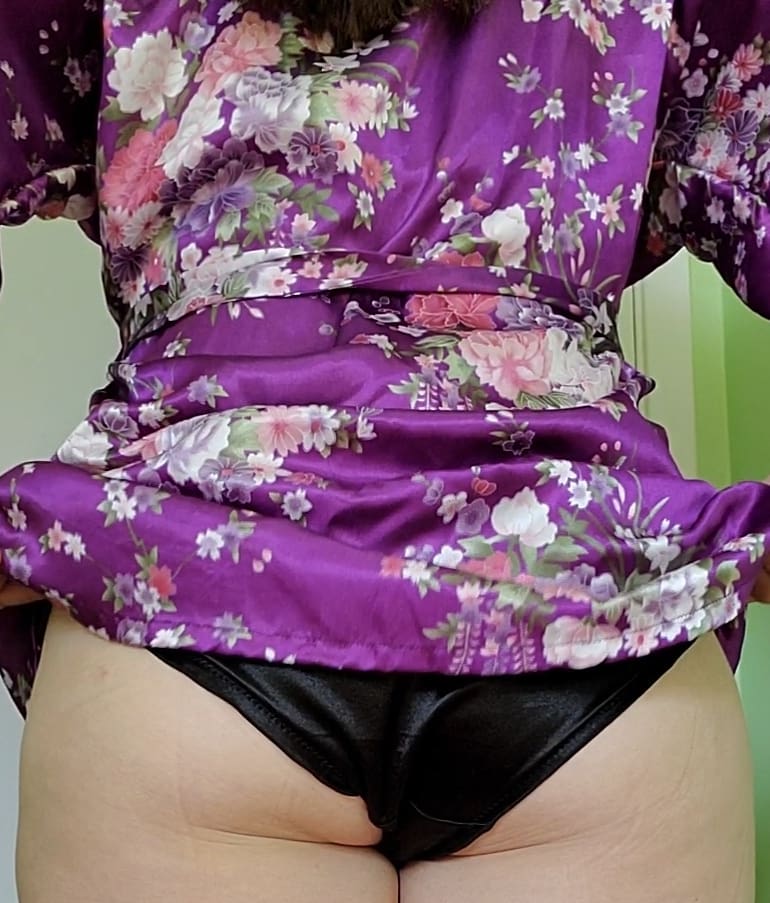 Some satin love | Scrolller