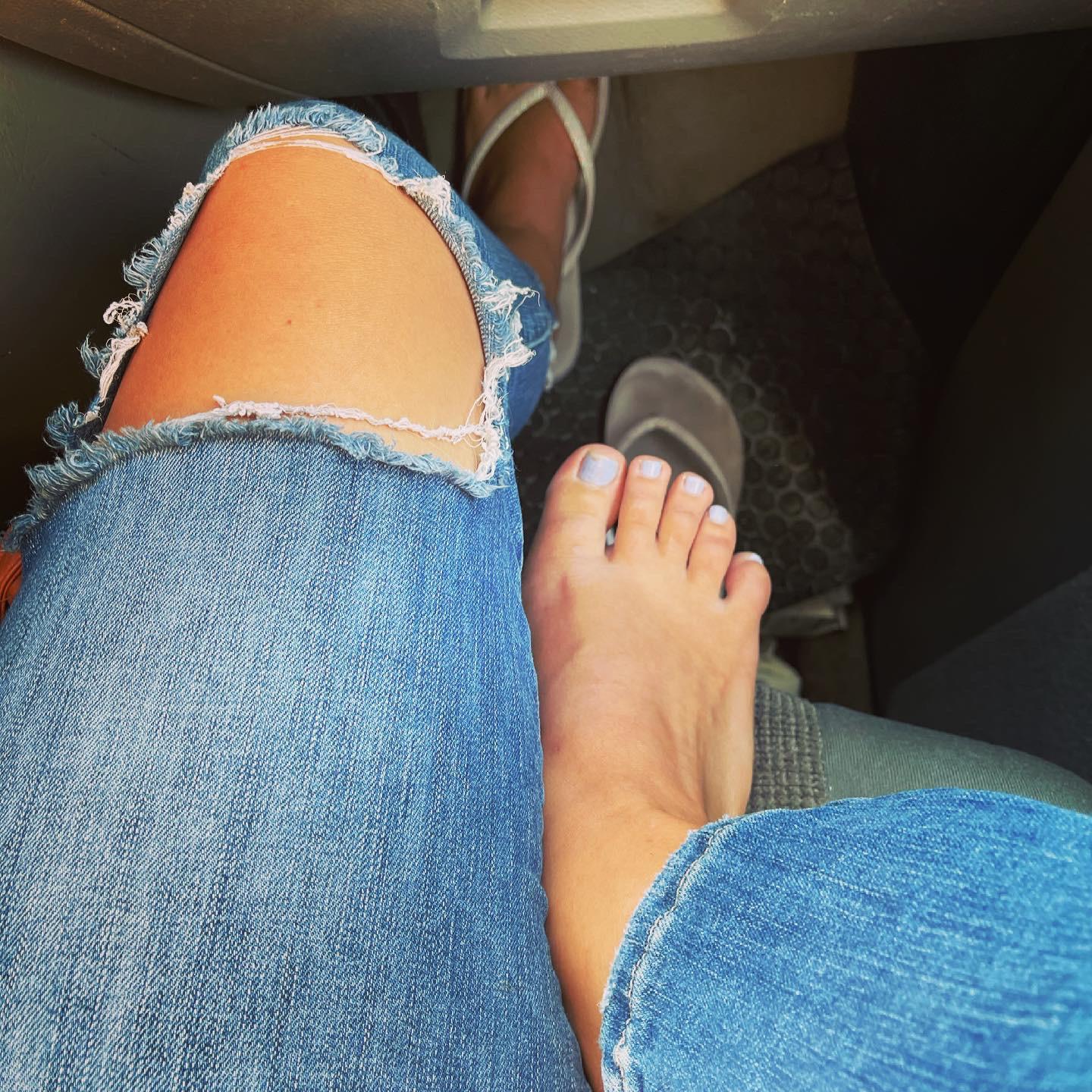 Some toes for you | Scrolller