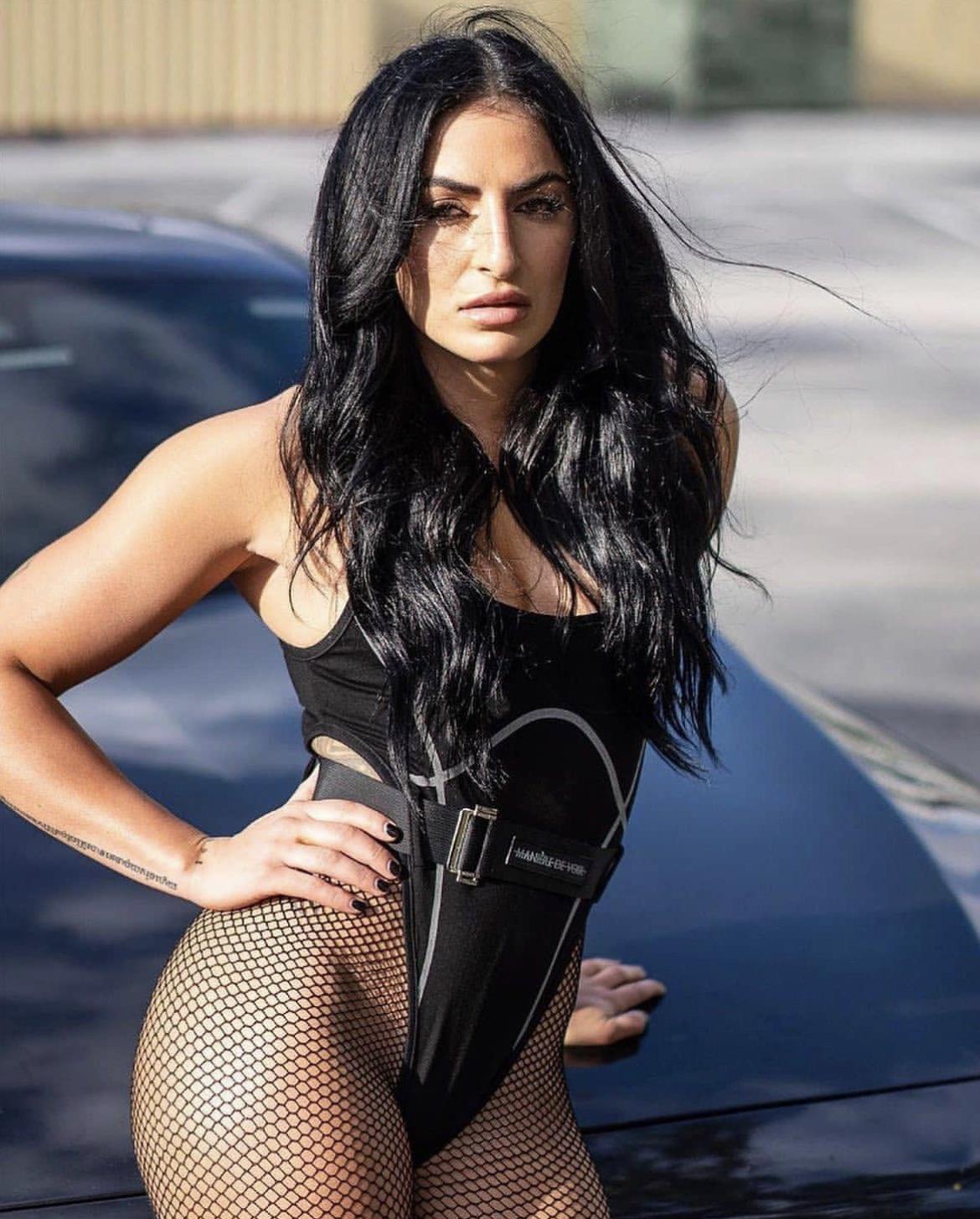 Sonya Deville | Scrolller