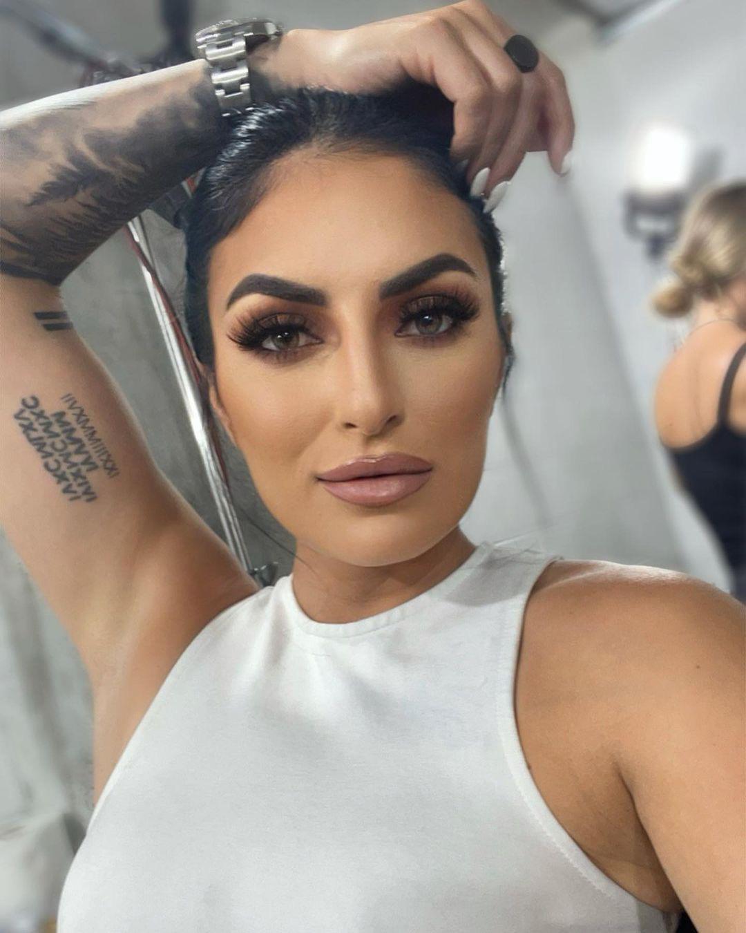 Sonya Deville | Scrolller
