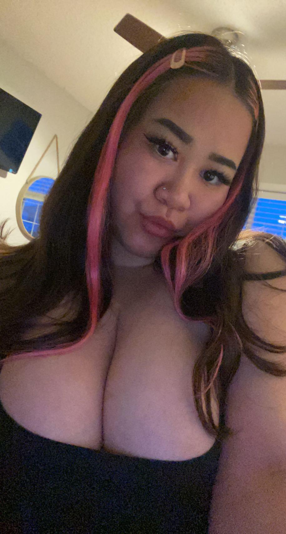 sooo horny 🥵 | Scrolller