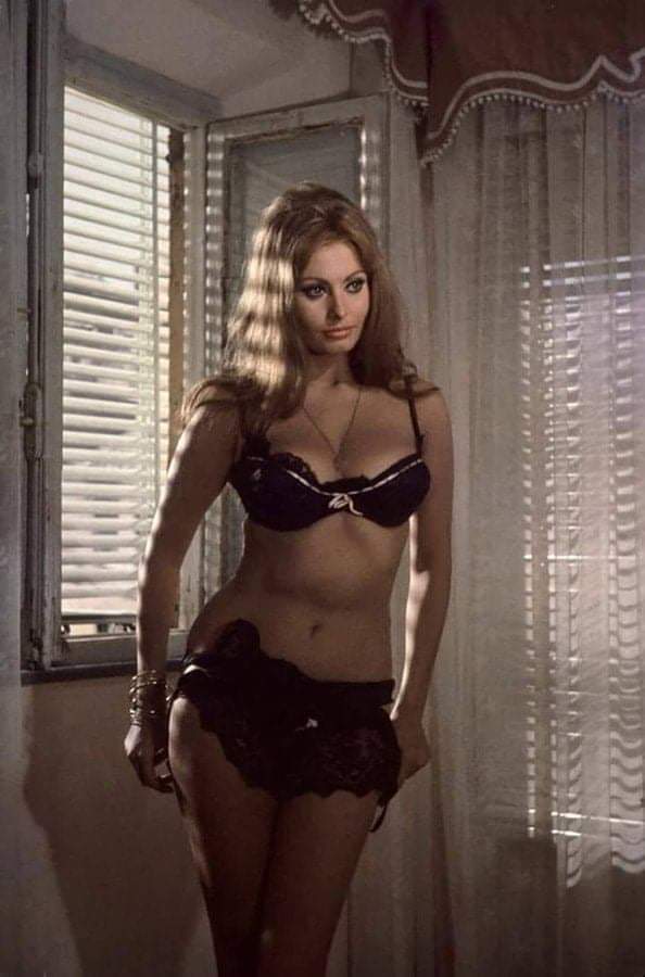 Sophia Loren | Scrolller