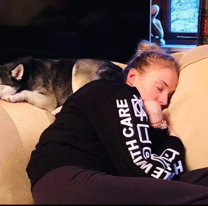 Sophie Turner and Her Dog Napping Together | Scrolller