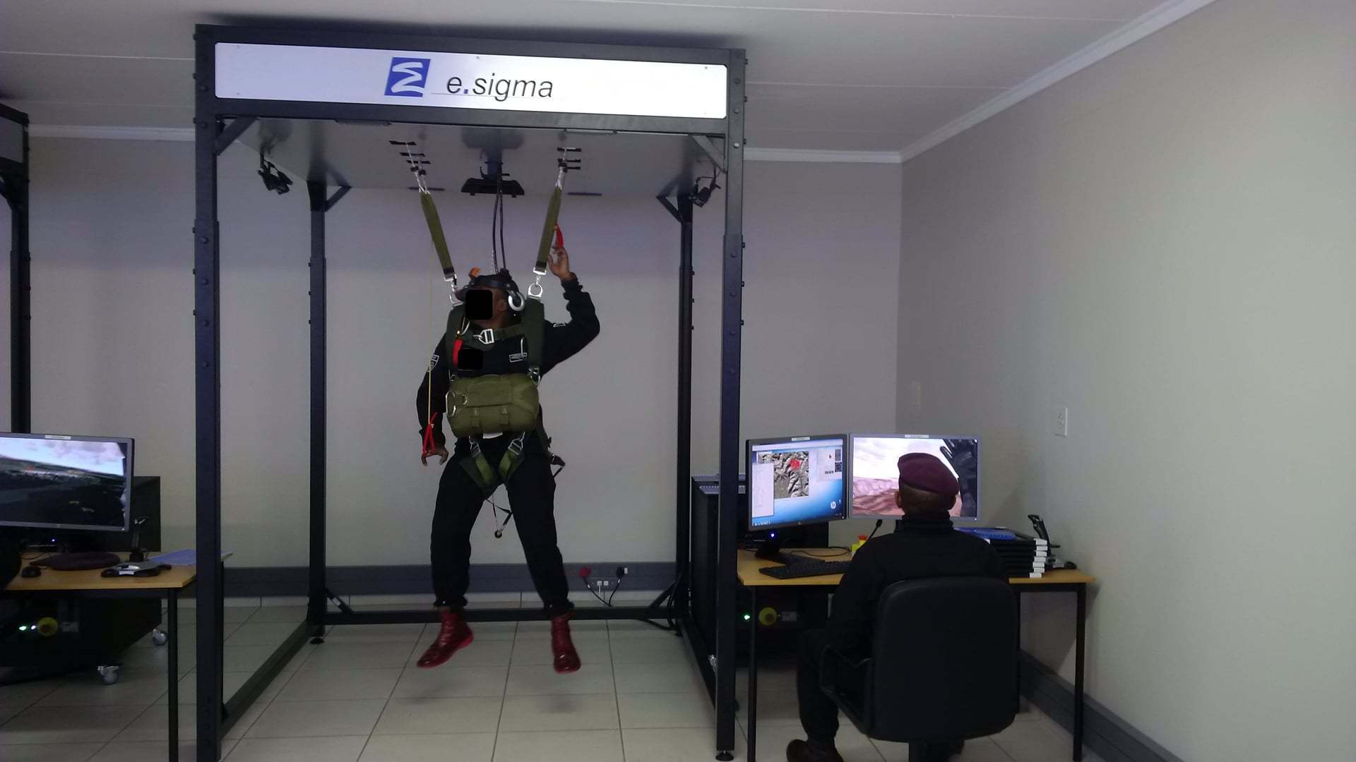 South African SF operator using the SOKOL Parachute Simulator system [1920x1080] | Scrolller
