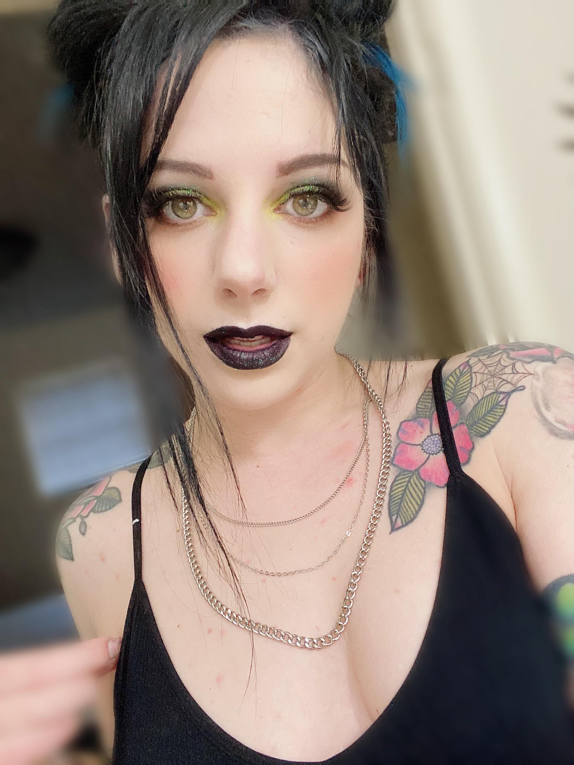 Space Buns | Scrolller