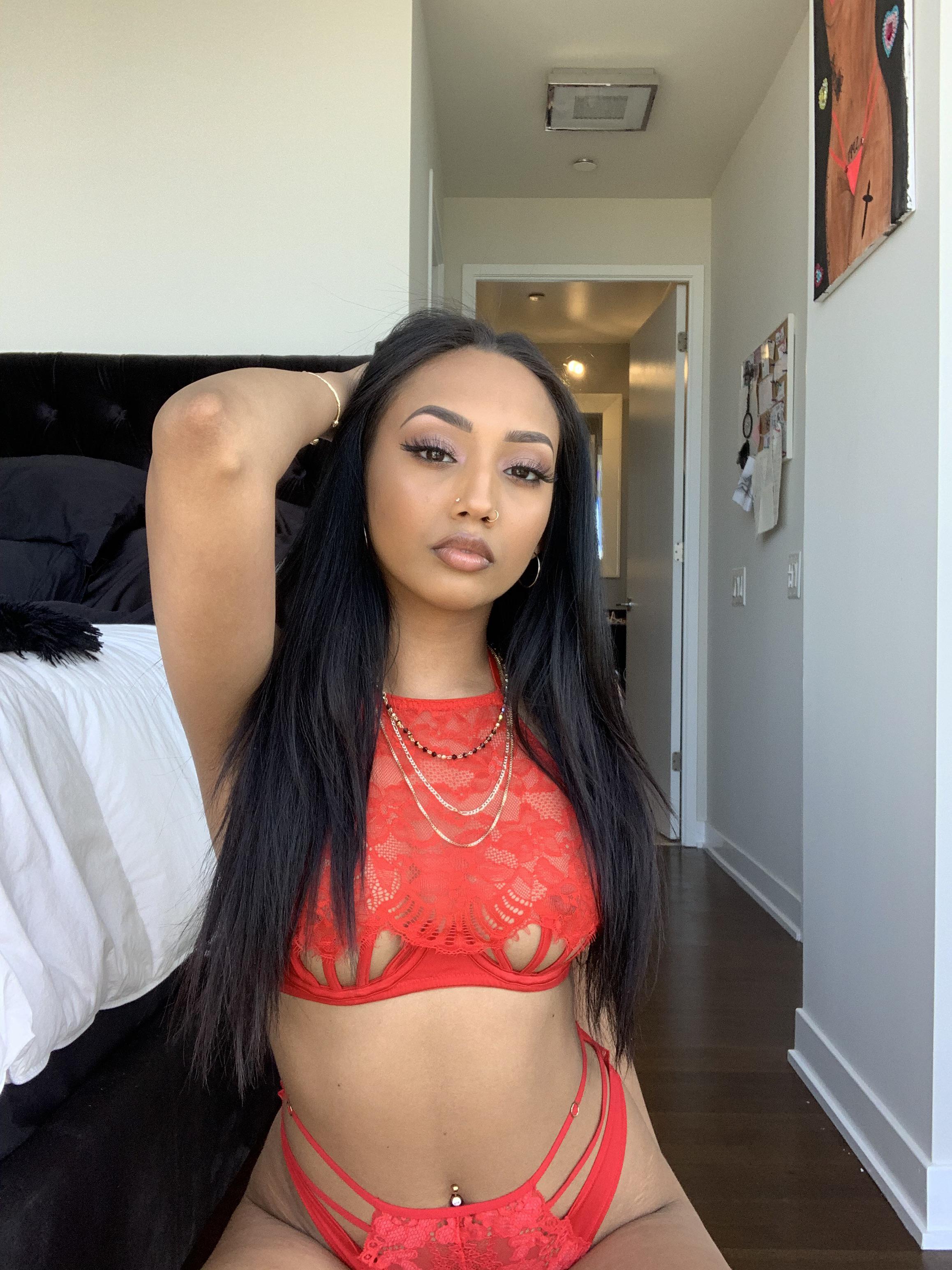 Spank me | Scrolller