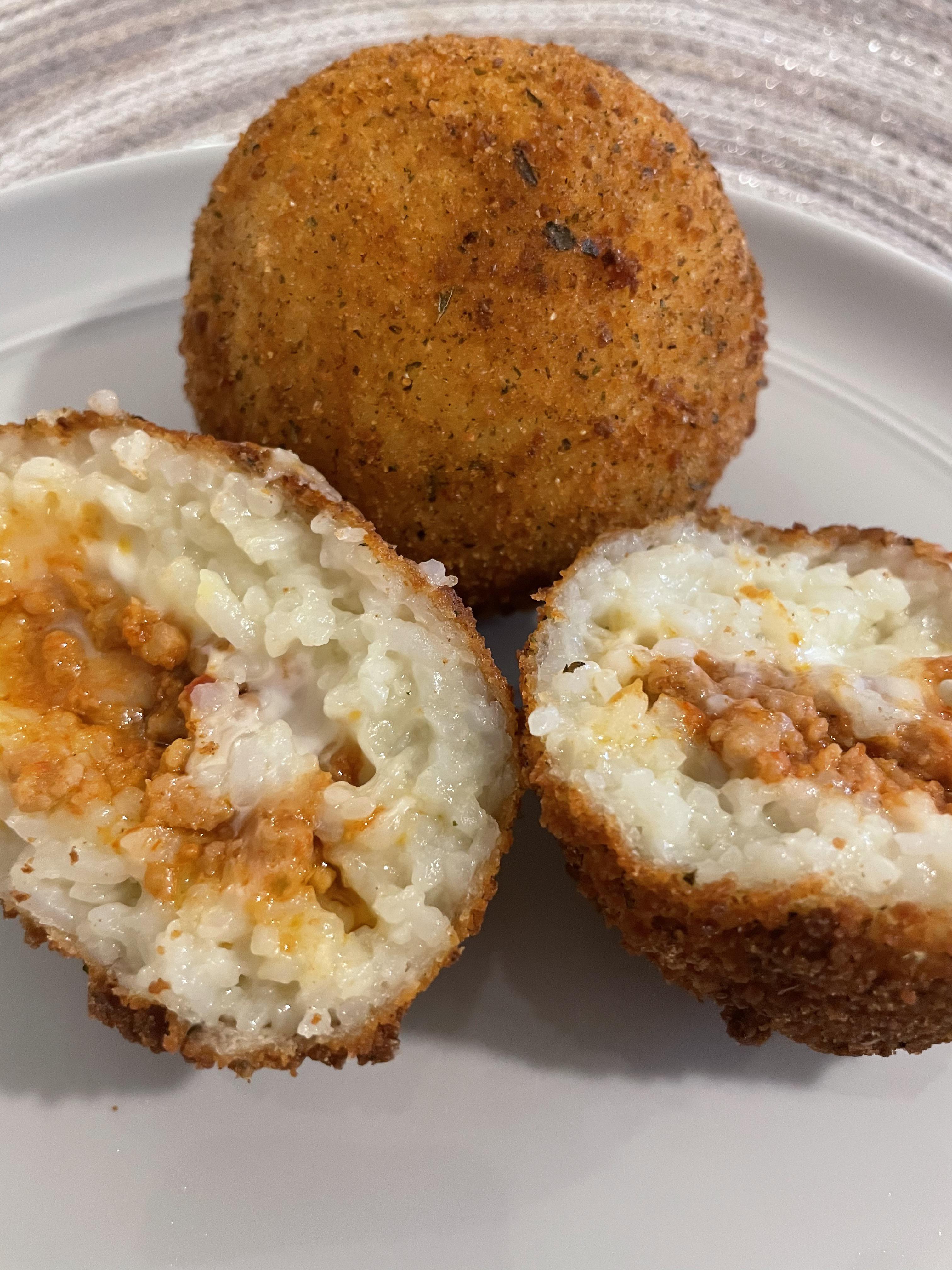 Discover more like FoodPorn: Spicy Pork and Mozzarella Fried Rice Balls (Homemade Arancini) and ...