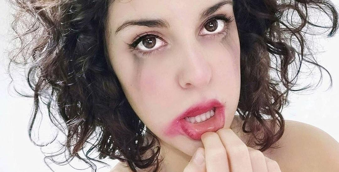 Spoil my makeup... | Scrolller