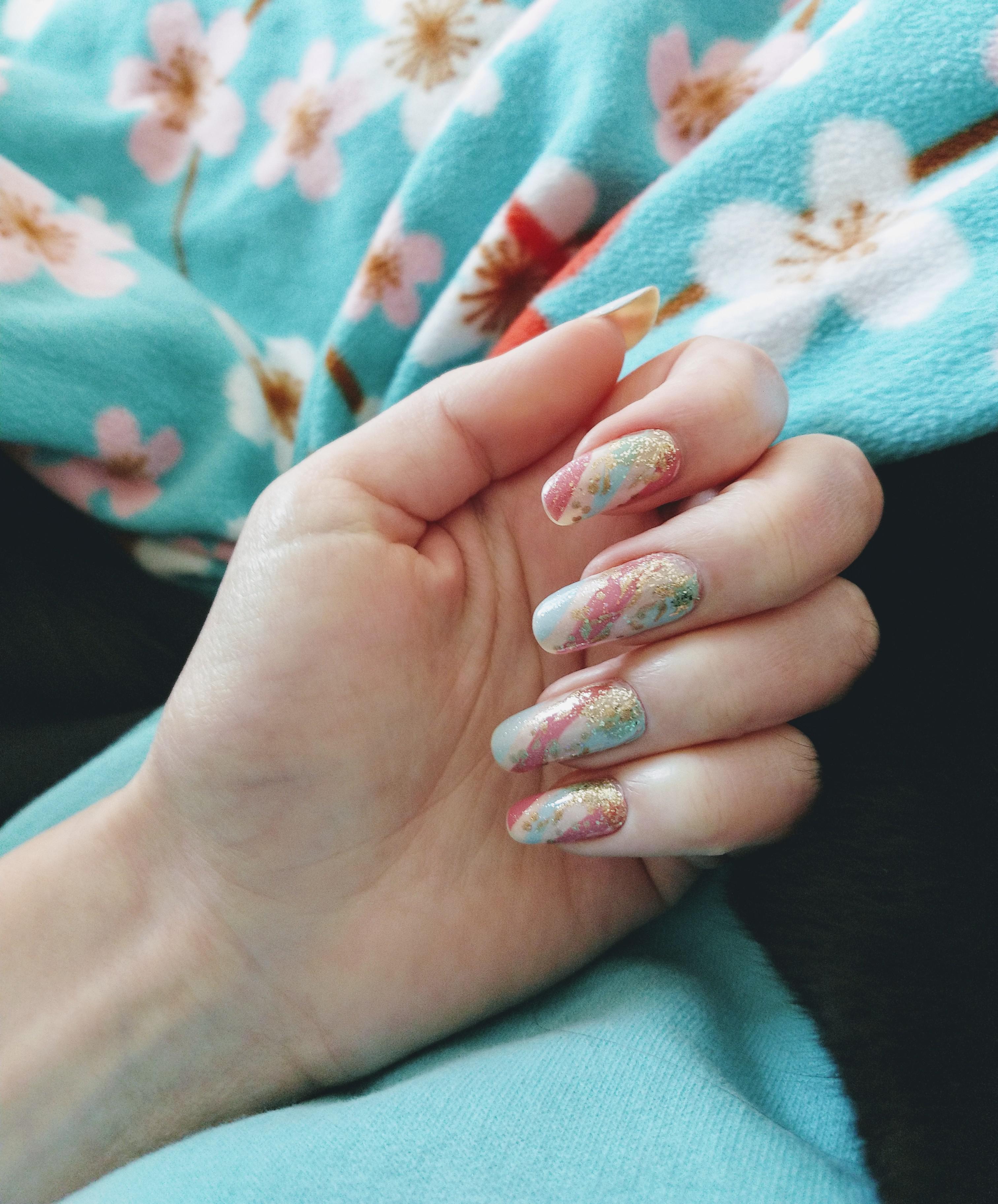 Spring colors | Scrolller