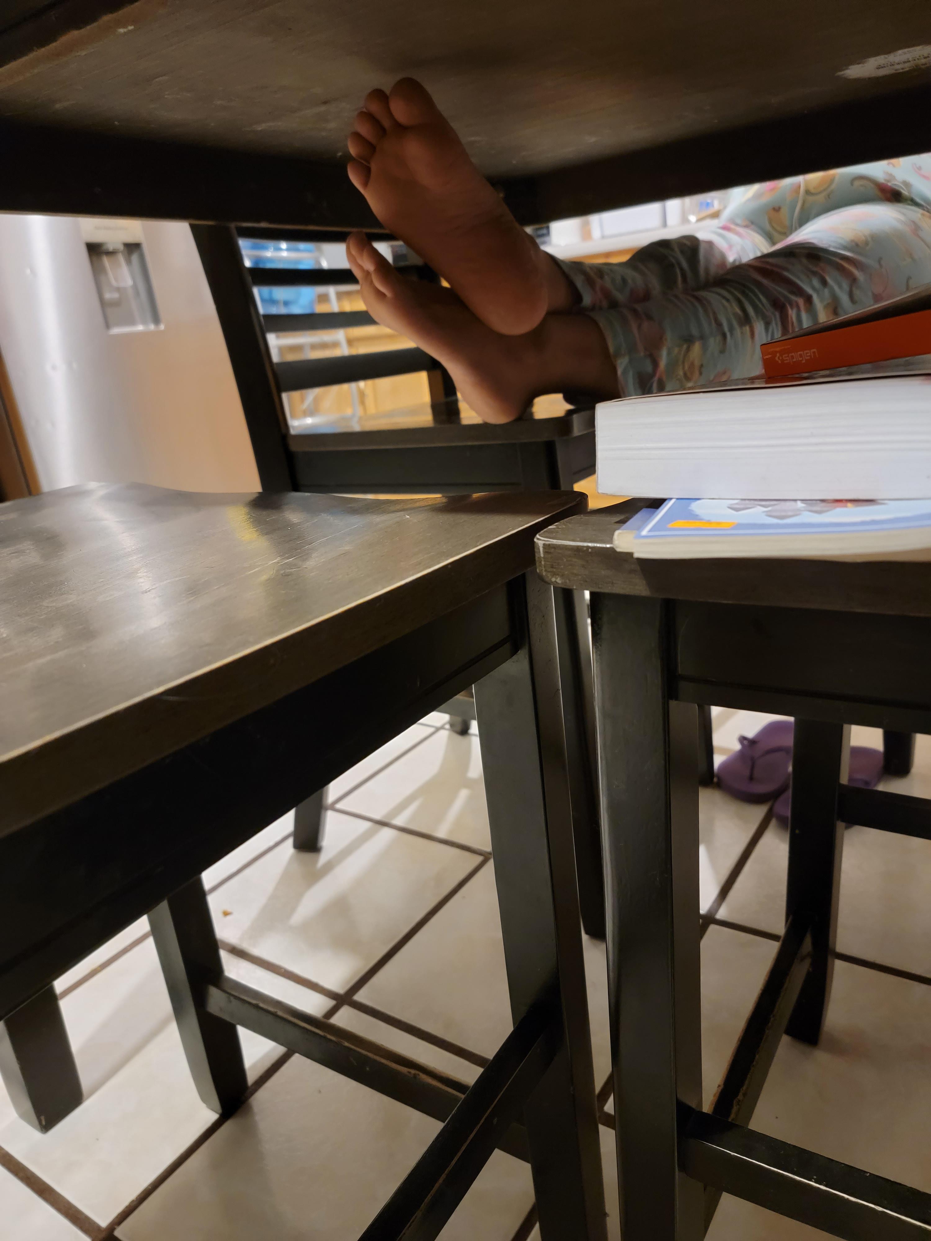 Spying under the table | Scrolller