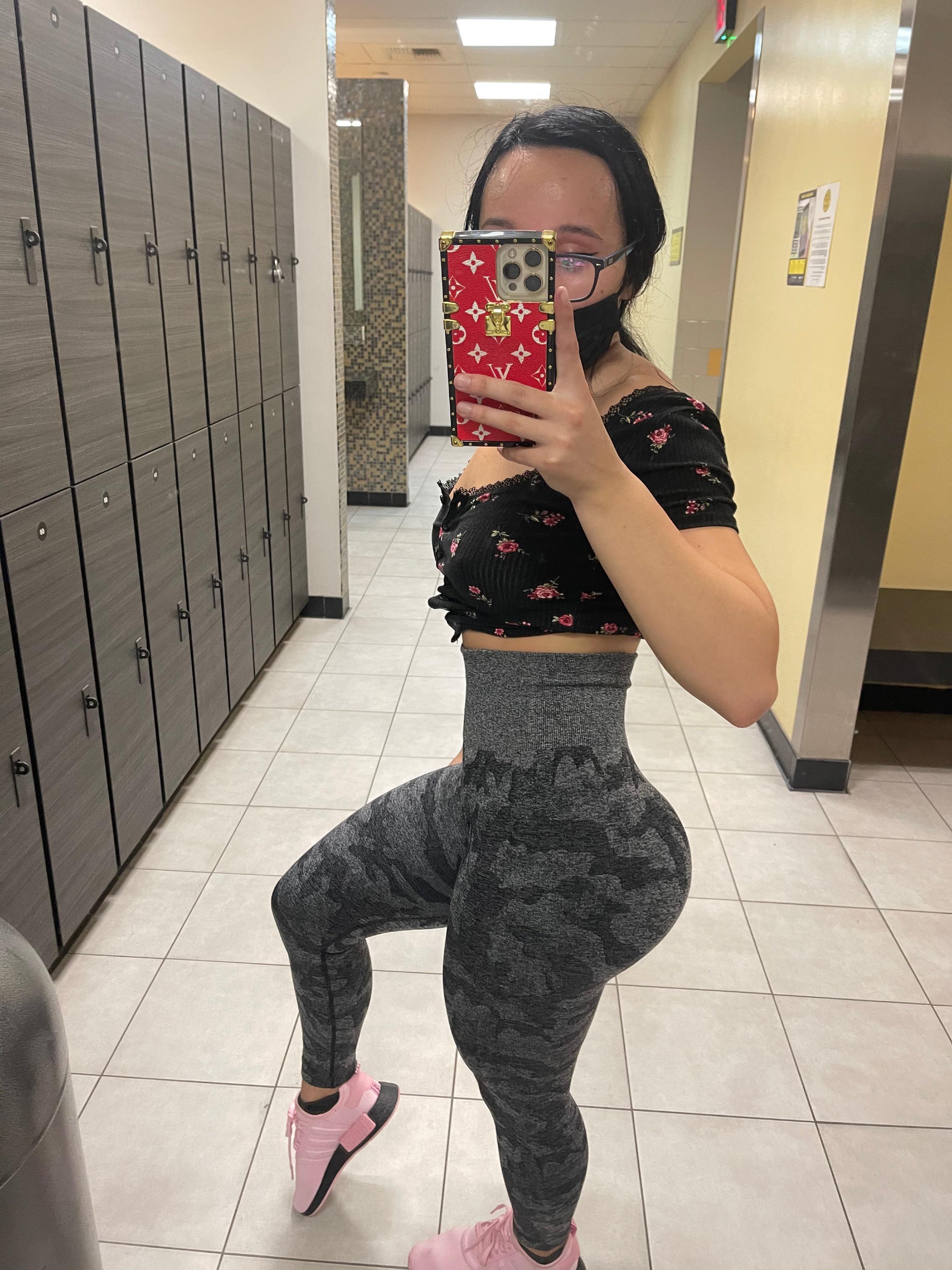 Squats only | Scrolller