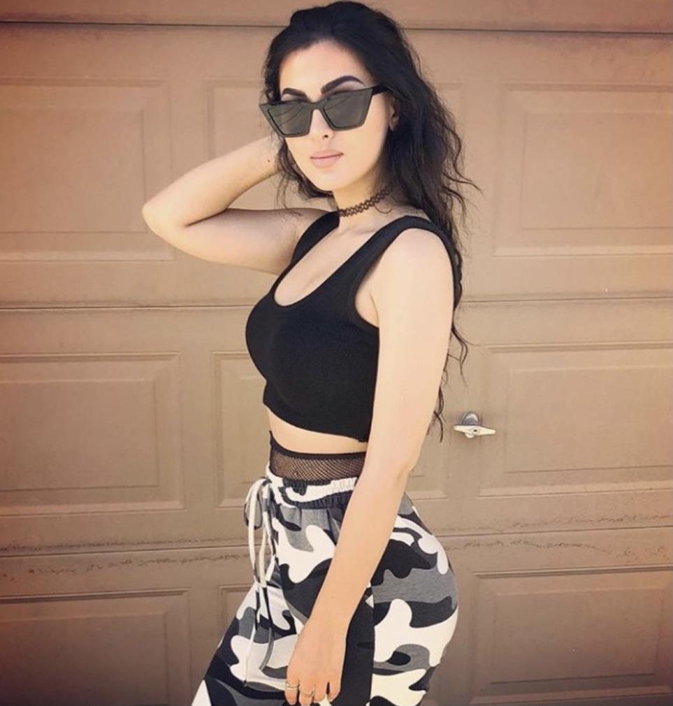 Sssniperwolf | Scrolller