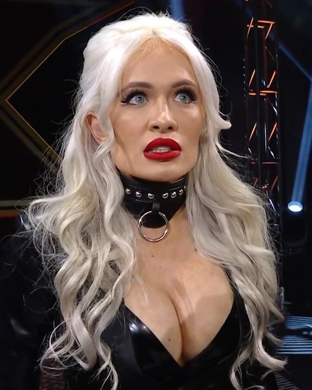 Stacked Scarlett | Scrolller