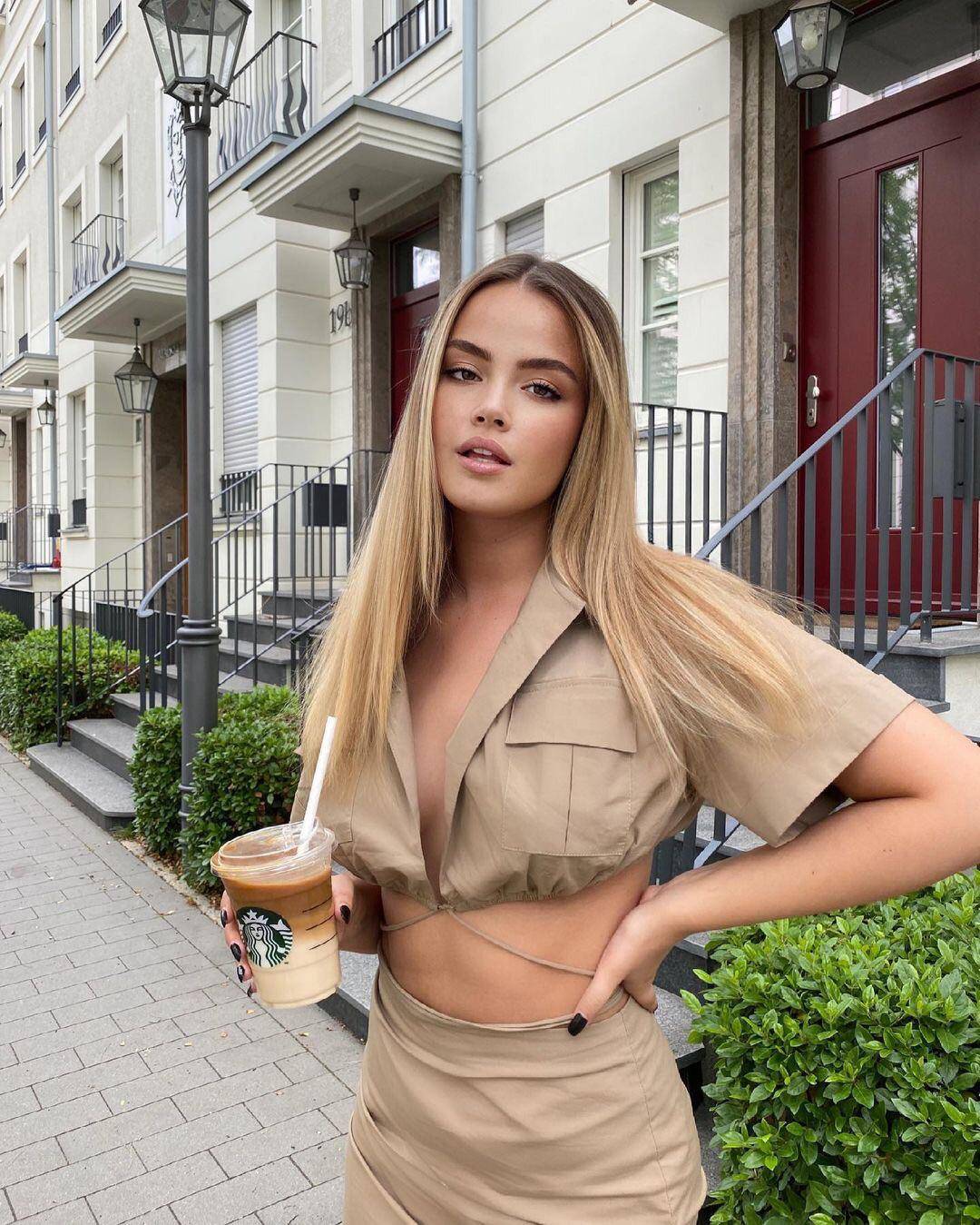 Starbucks | Scrolller