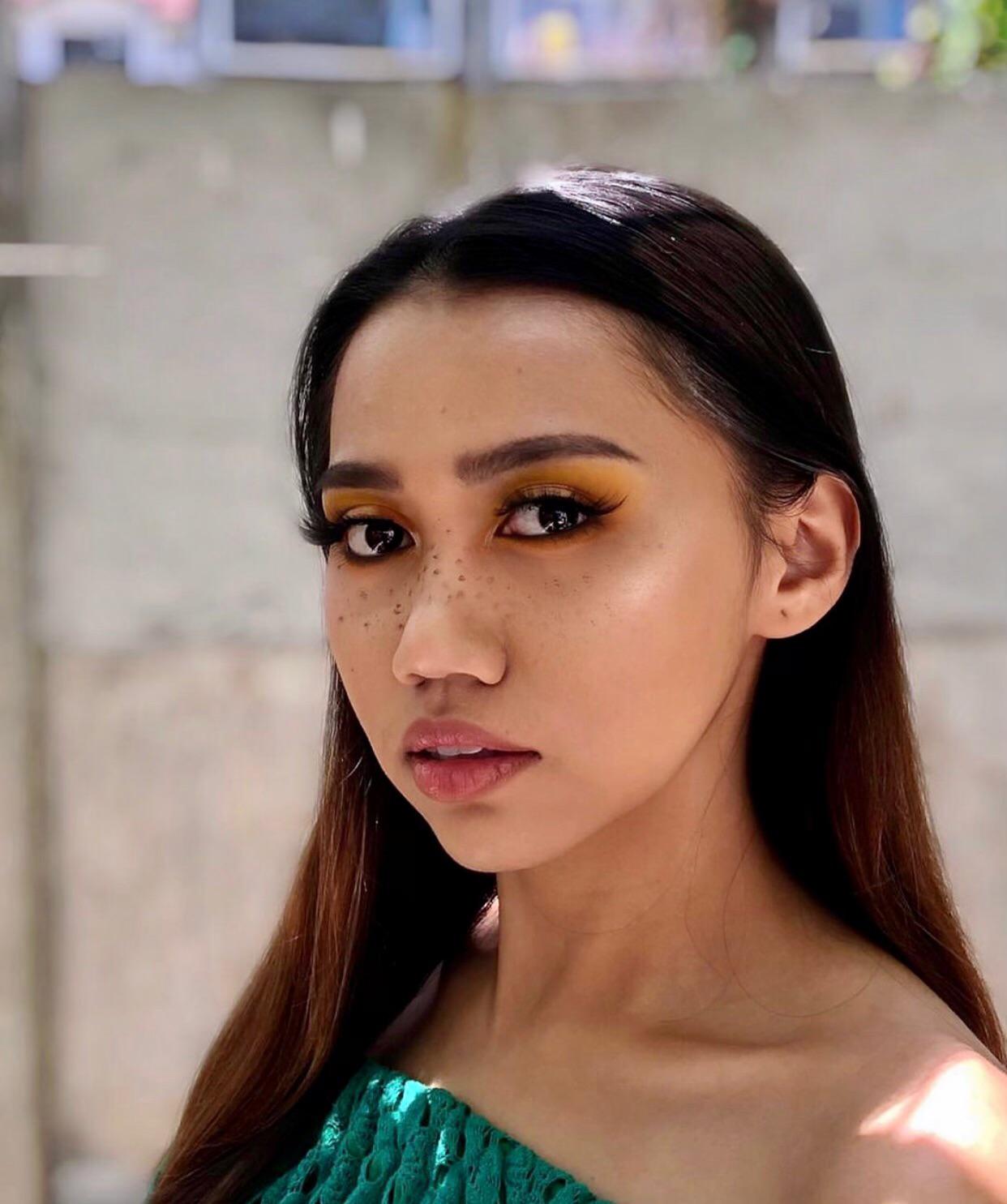 *stares* [over 18] | Scrolller