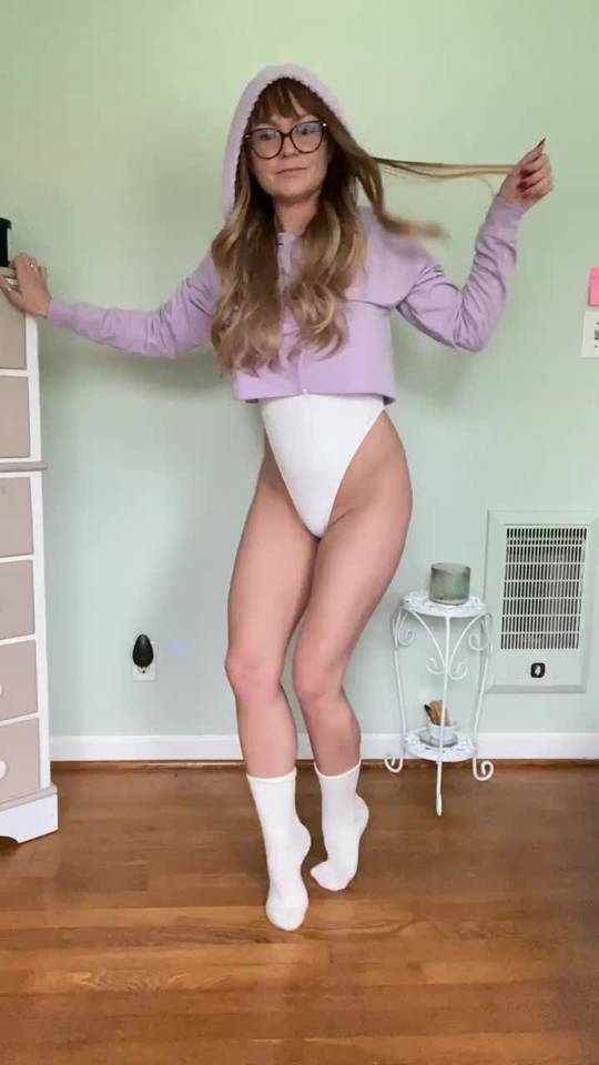 Start with my calves and kiss your way up | Scrolller