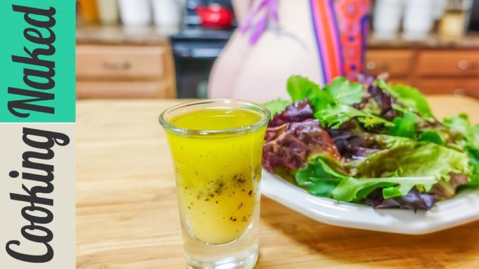 Start your week off right and cool down with this easy citrus vinaigrette salad dressing | Scrolller