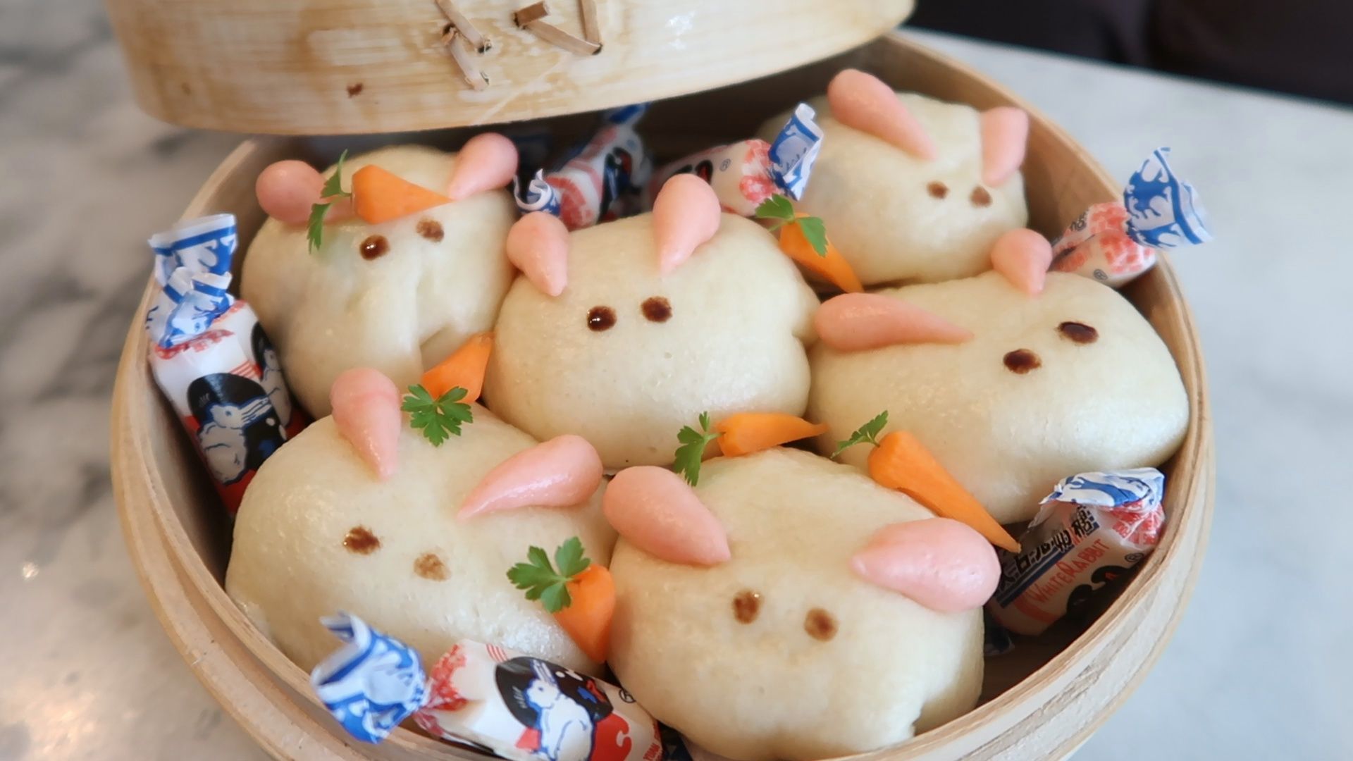 Steamed bunns | Scrolller