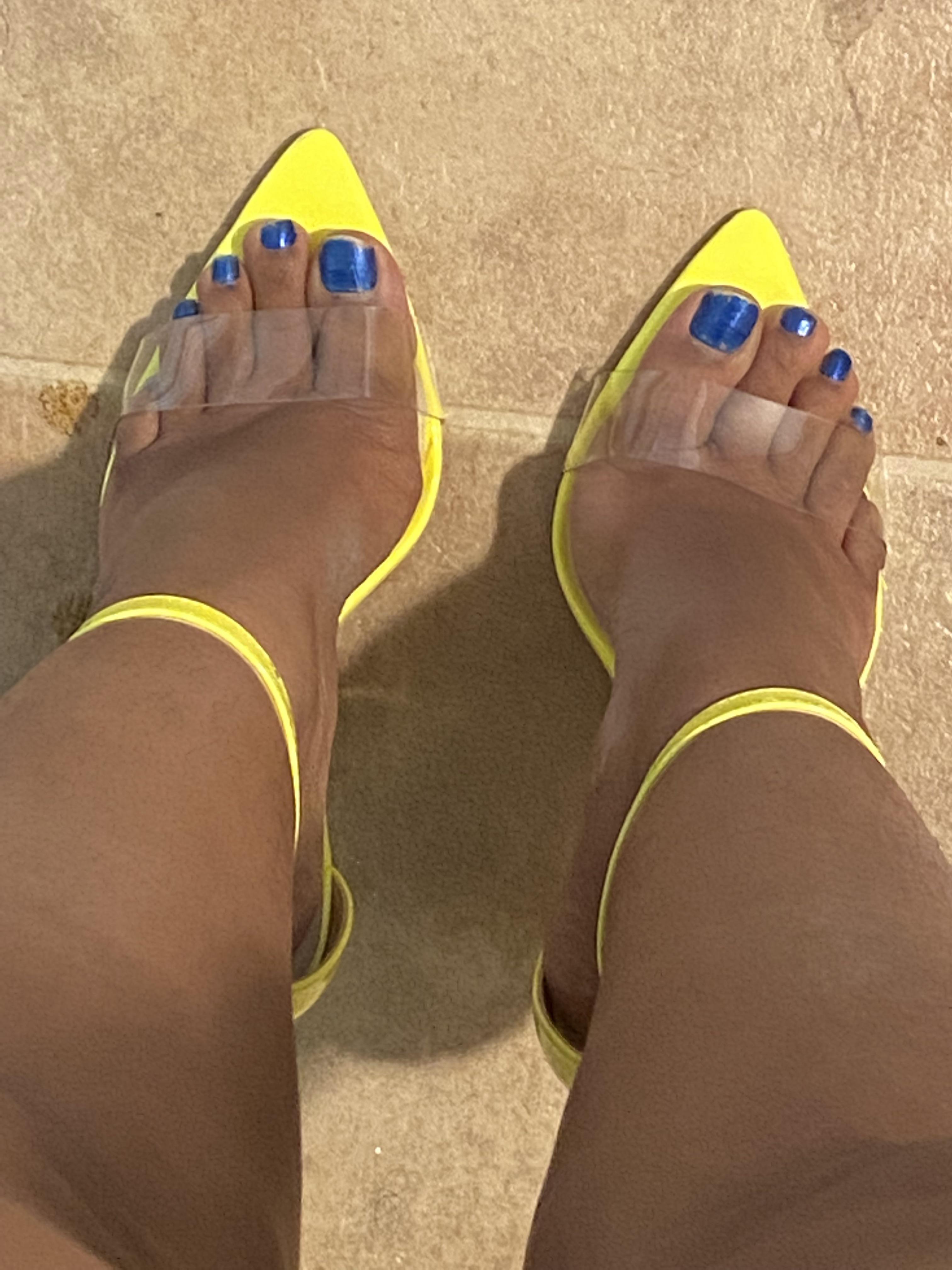 Stomp stomp stupid slave! | Scrolller