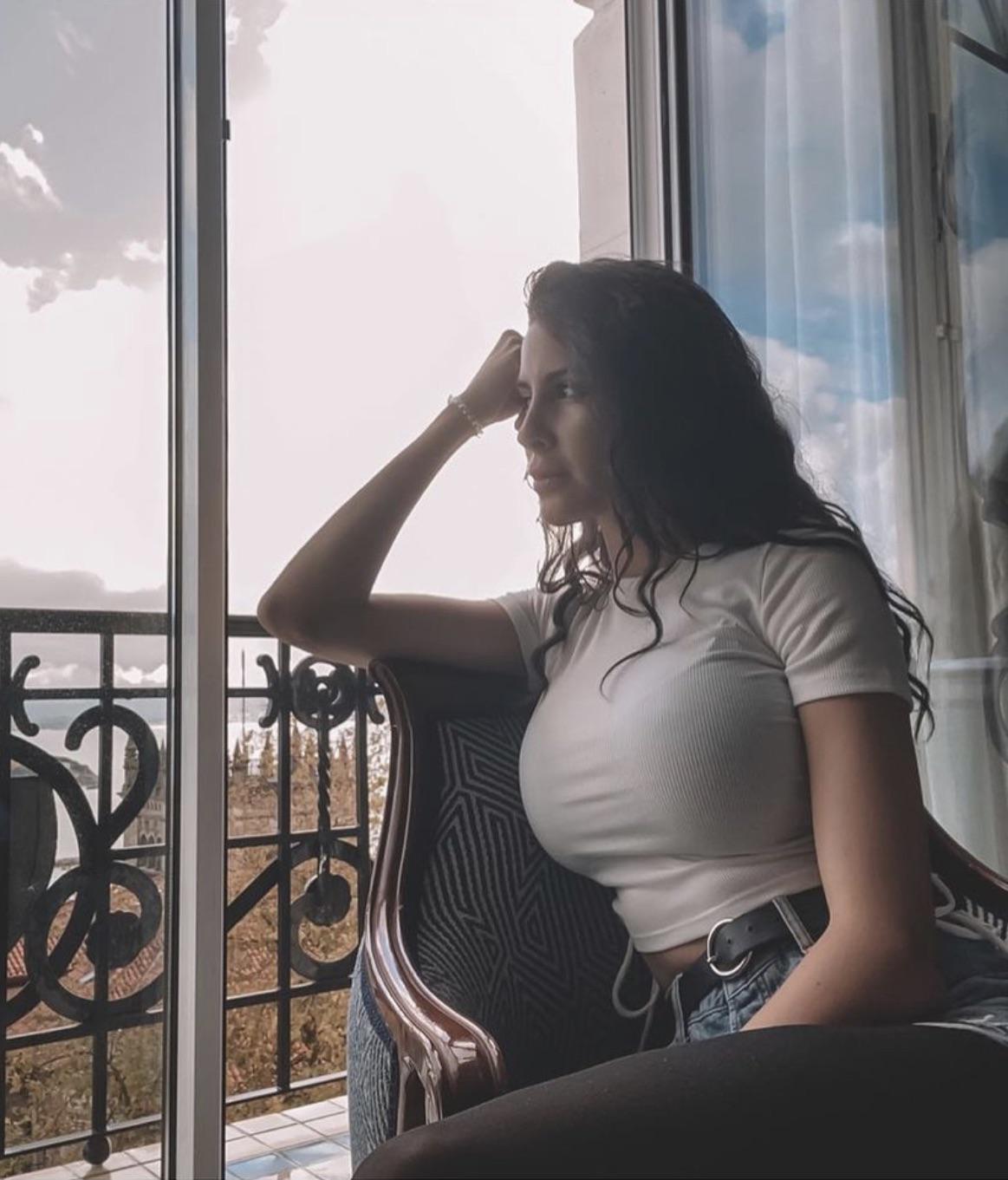 Strain lines | Scrolller