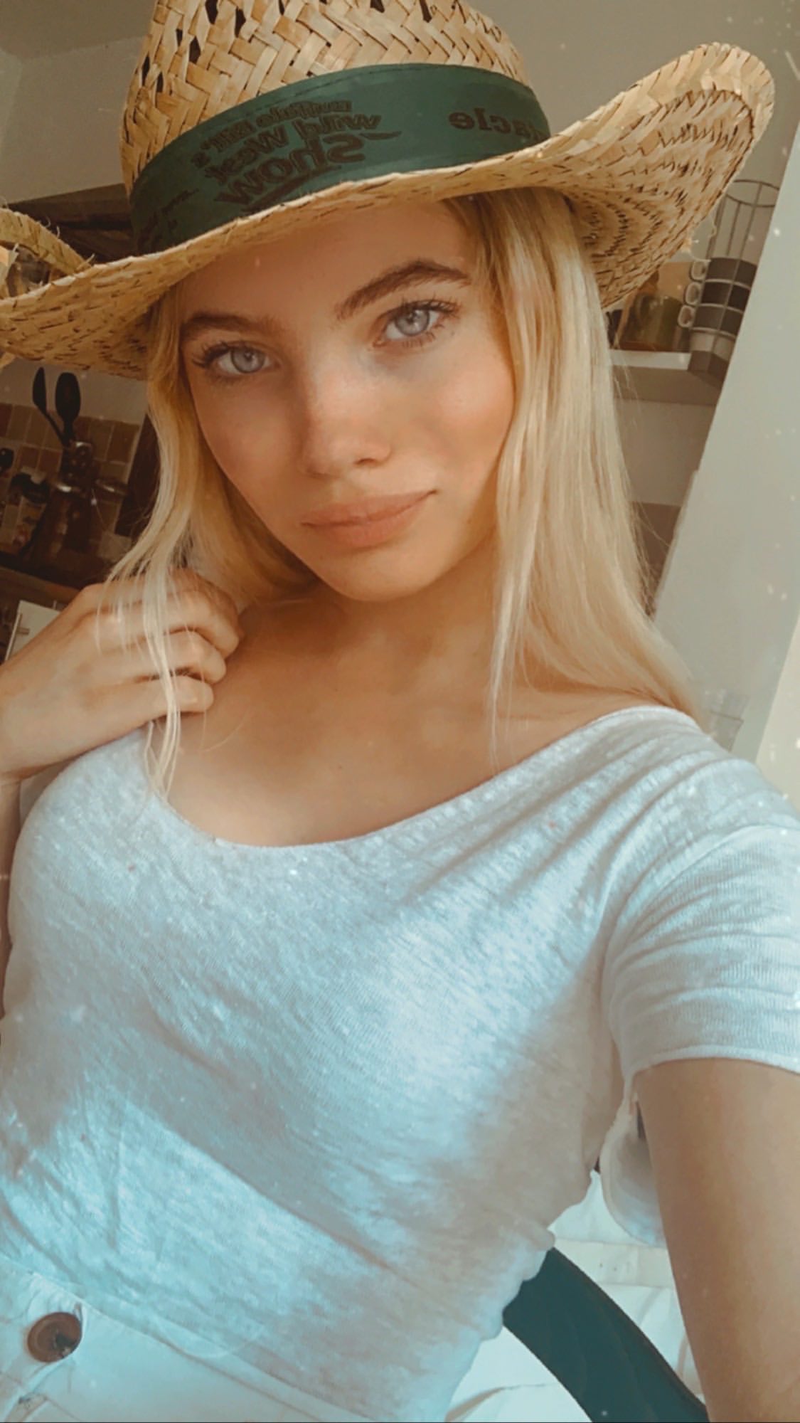 Straw hat | Scrolller